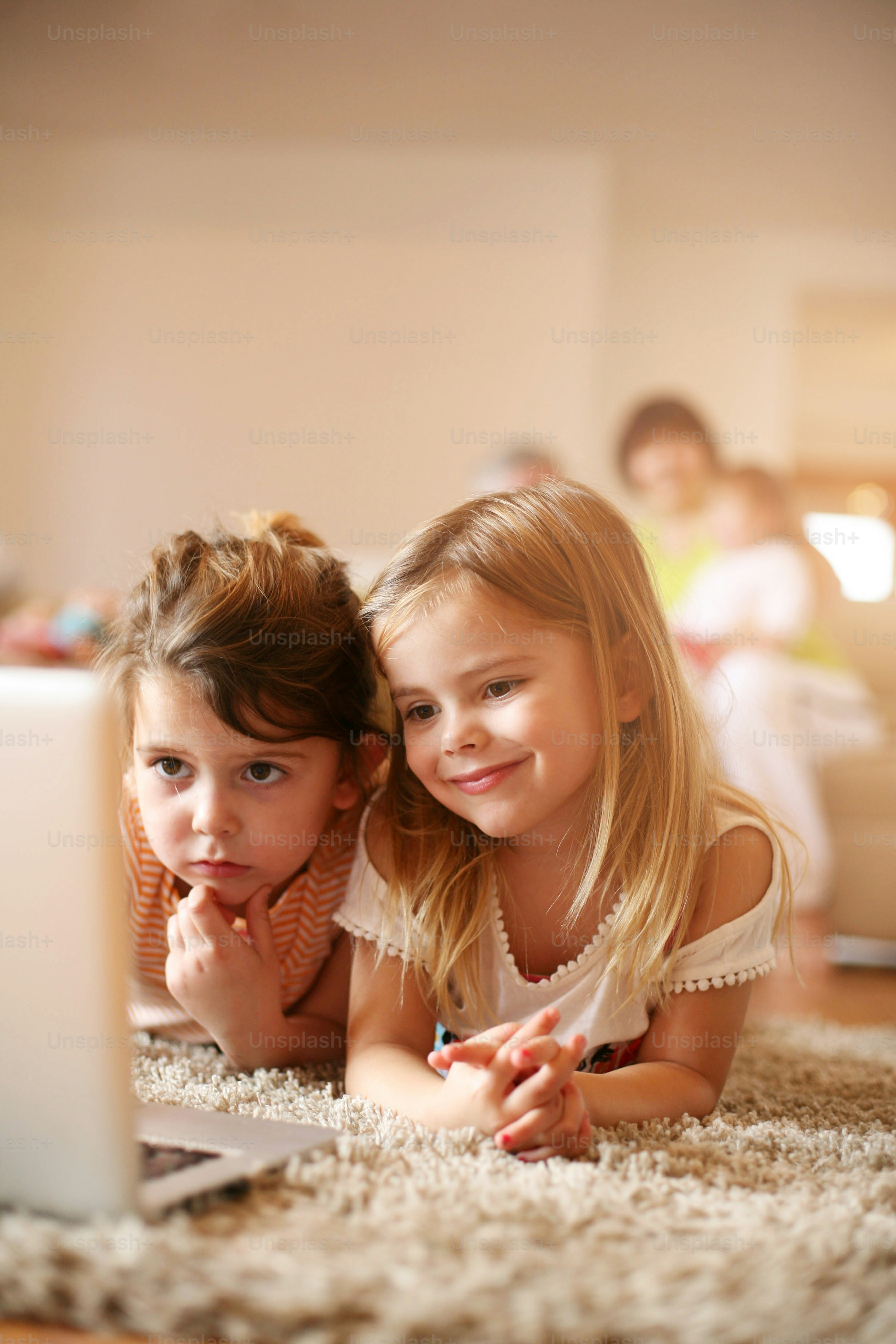 Kids On Computer Pictures | Download Free Images on Unsplash