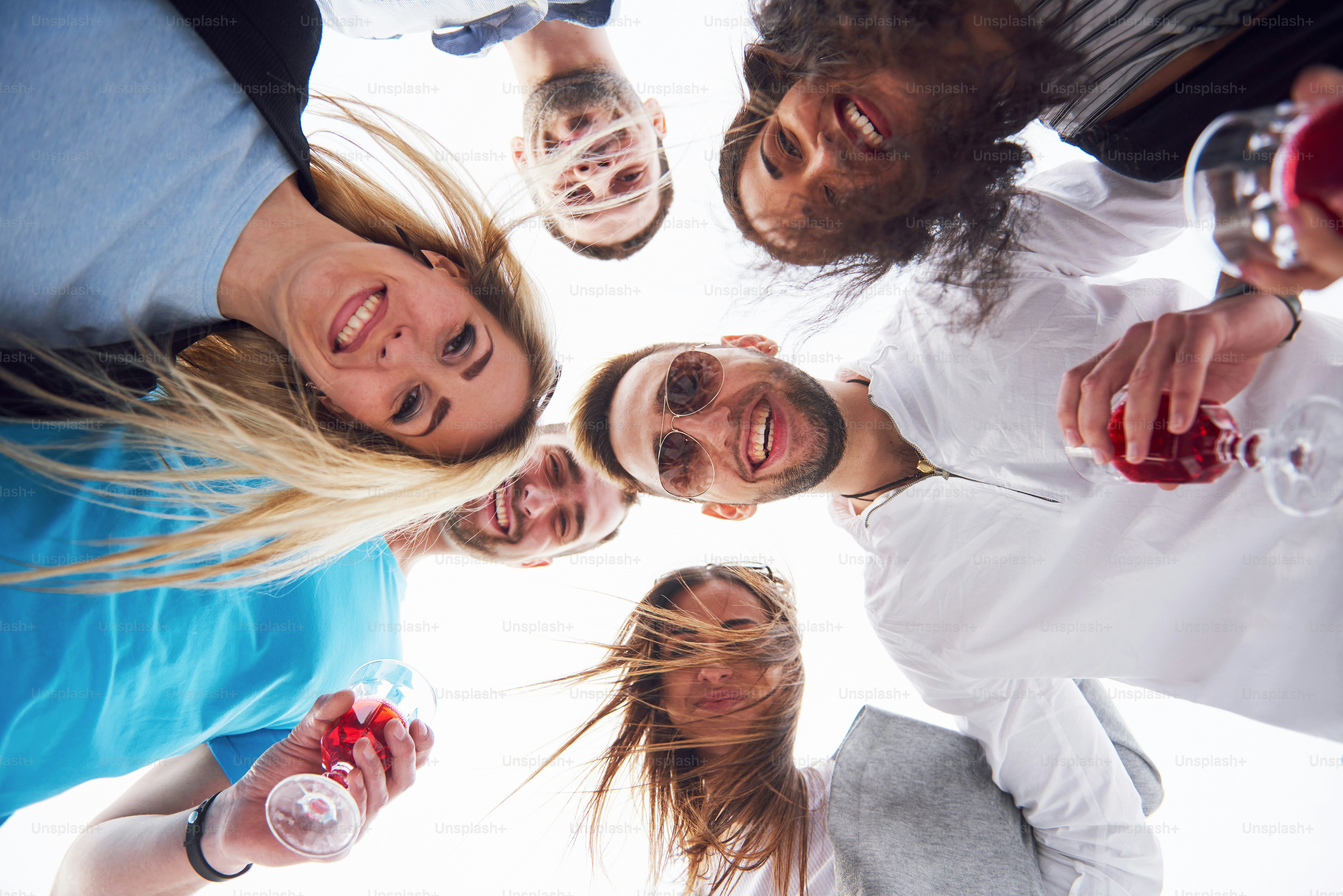 Huddle Pictures | Download Free Images on Unsplash
