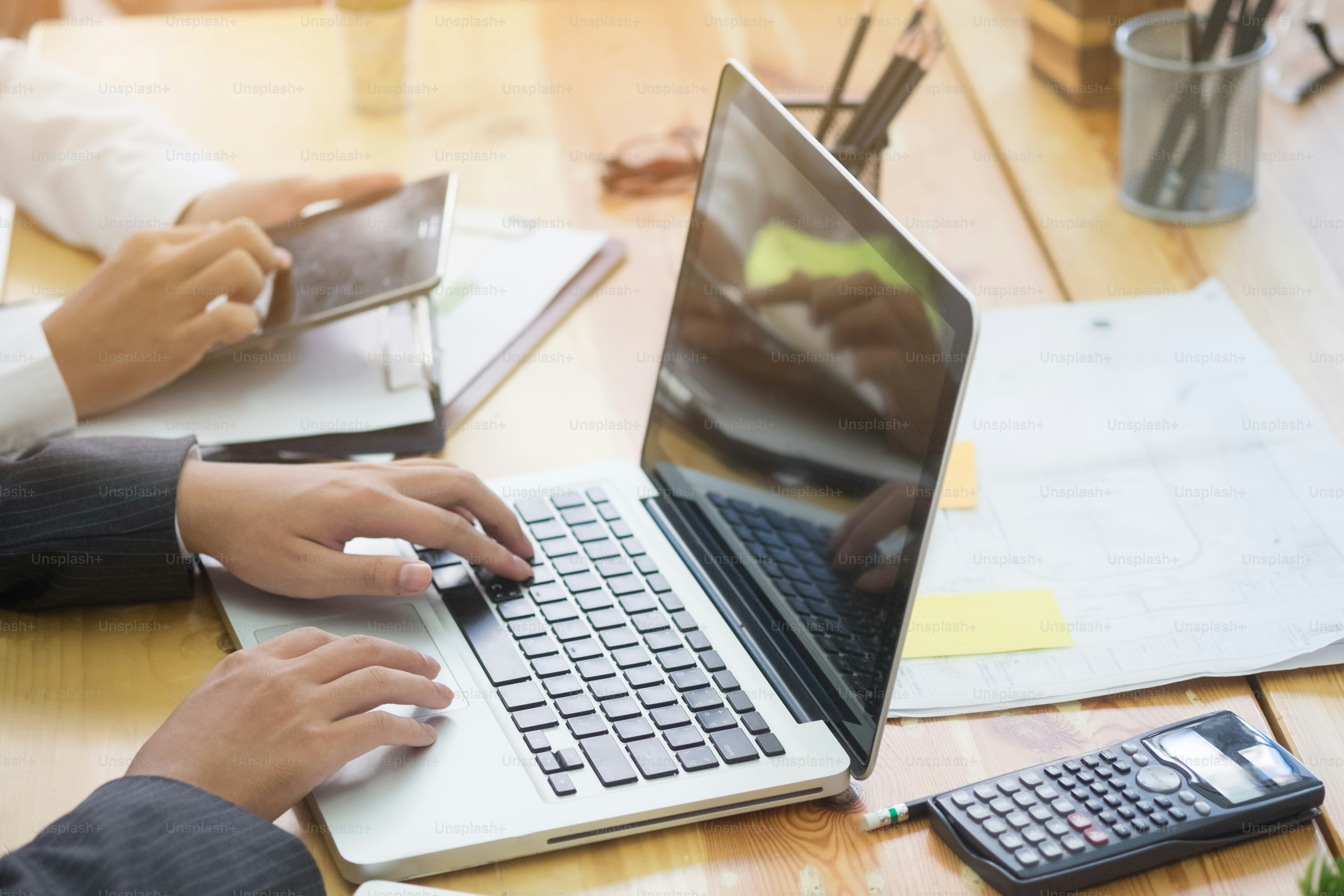 Business analysis data in computer with talking about static data ...