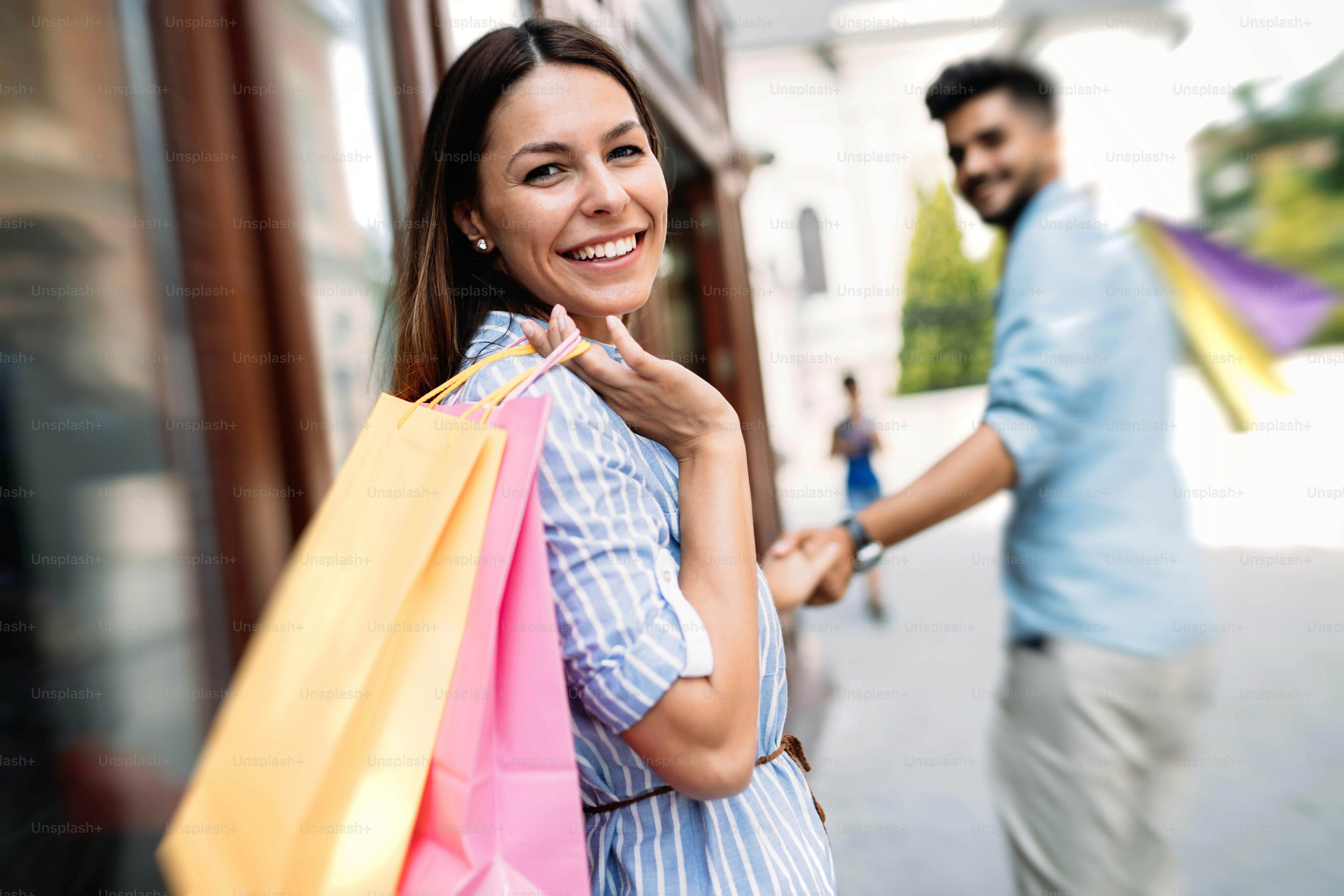 People Shopping Pictures | Download Free Images on Unsplash