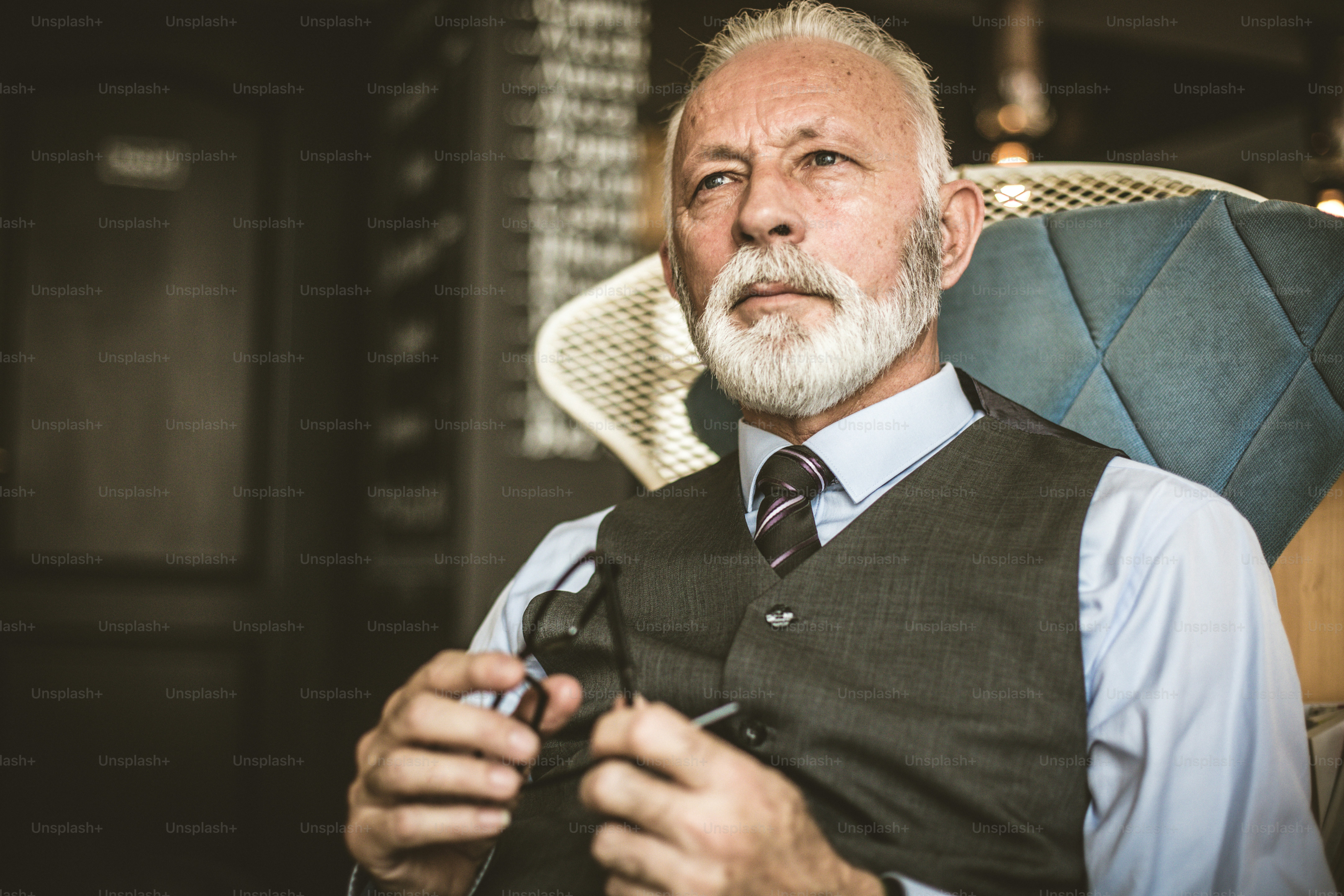 Foto zum Thema Tue ich jetzt das Richtige für meine Jahre? Leitender ...