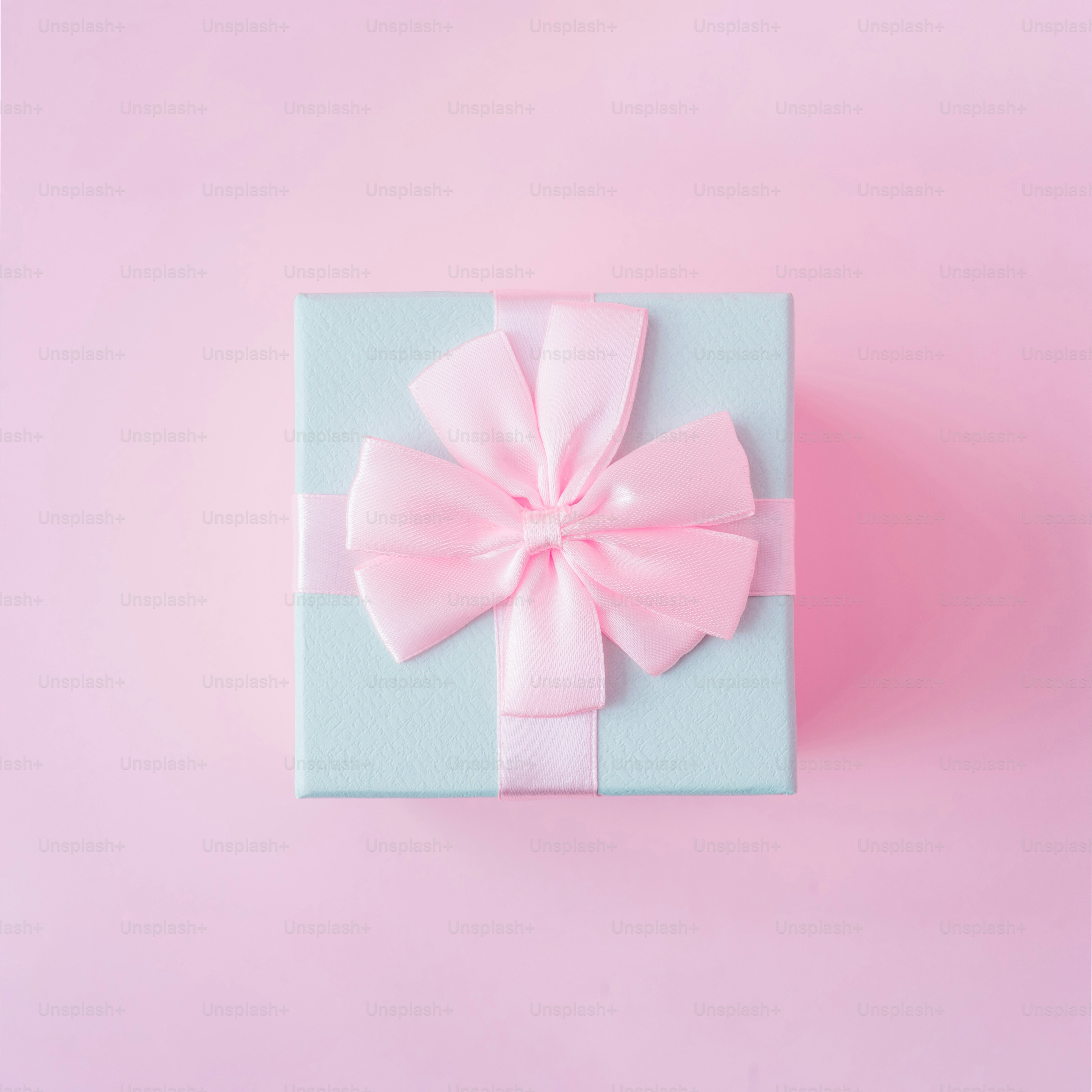 New Year present concept background. photo – Abstract Image on Unsplash