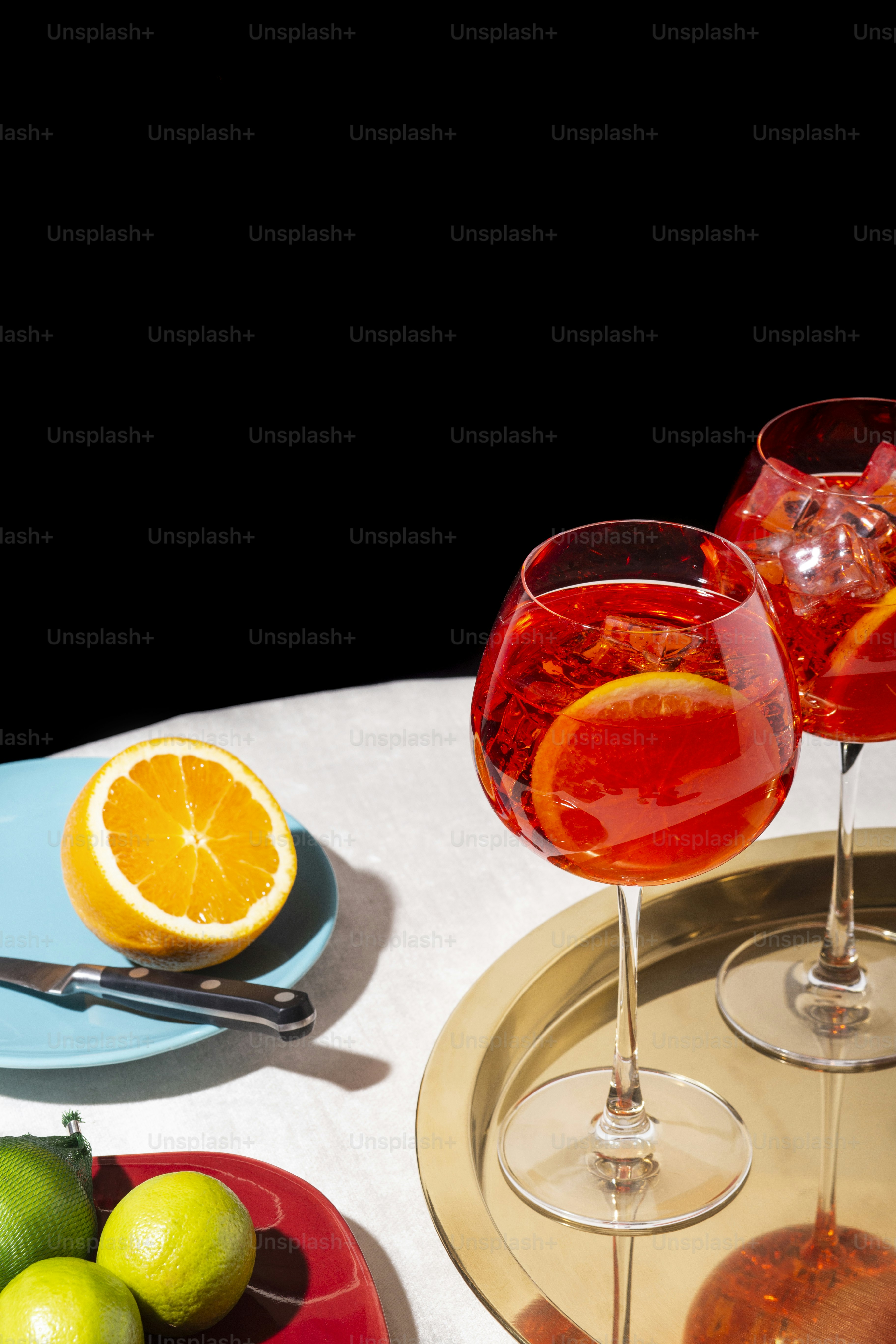 Spritz veneziano, an IBA cocktail with Prosecco or white sparkling wine ...