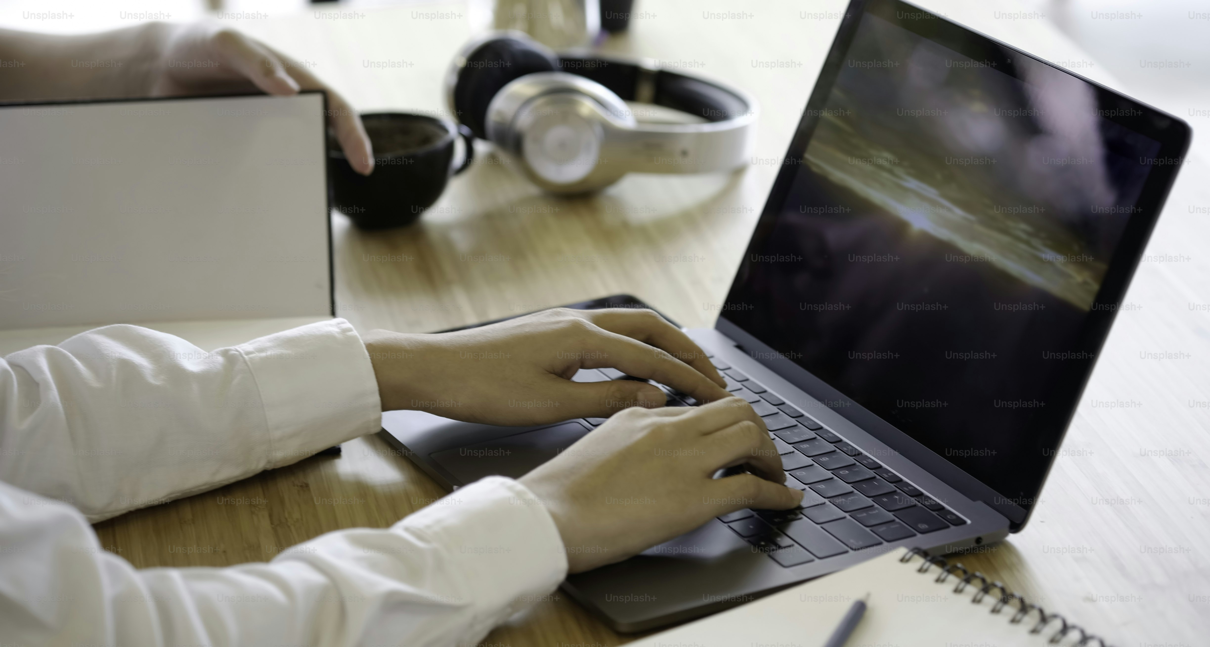 Female UX UI IT designer working in office photo – Young adult Image on ...