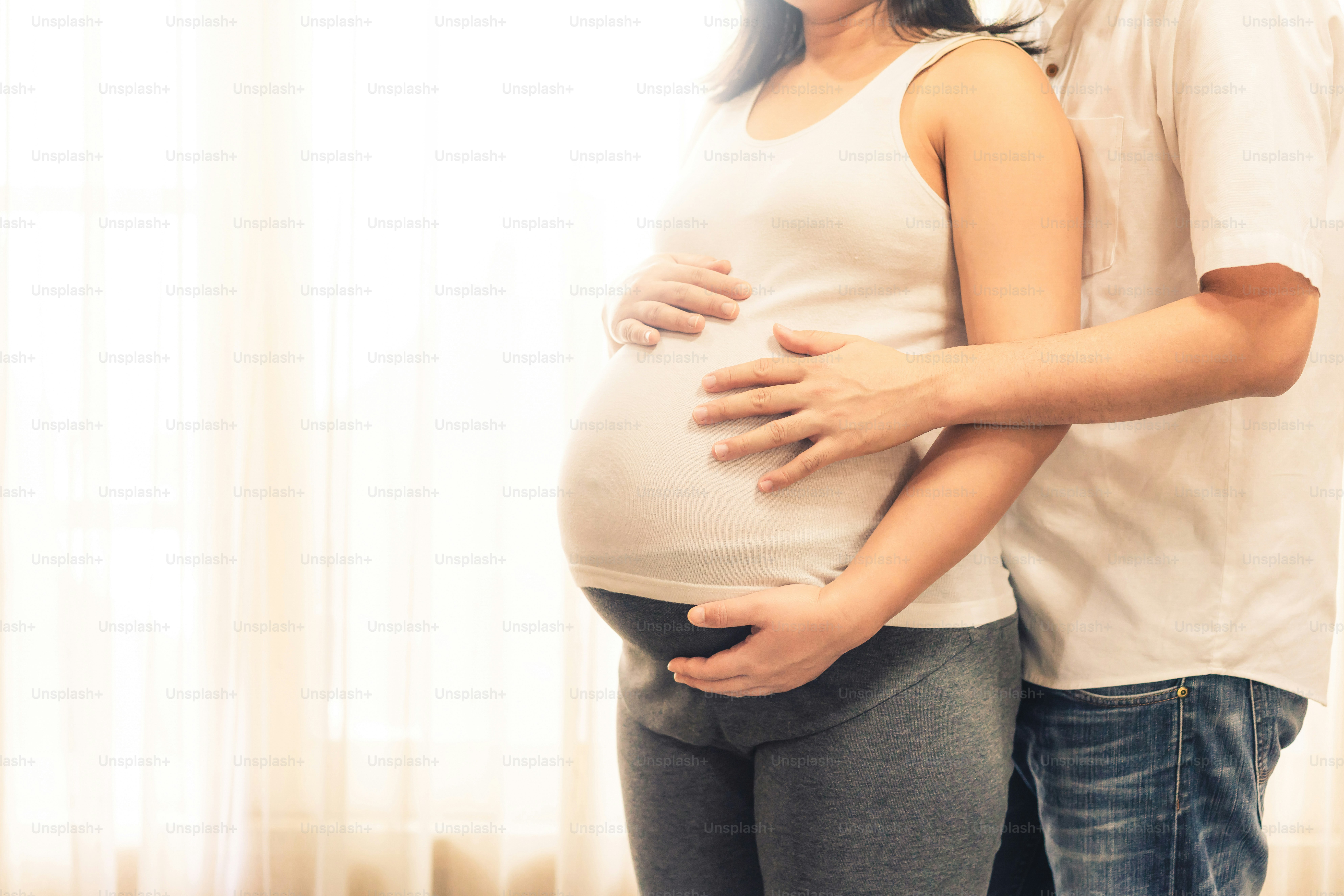 1000+ Pregnant Couple Pictures | Download Free Images on Unsplash