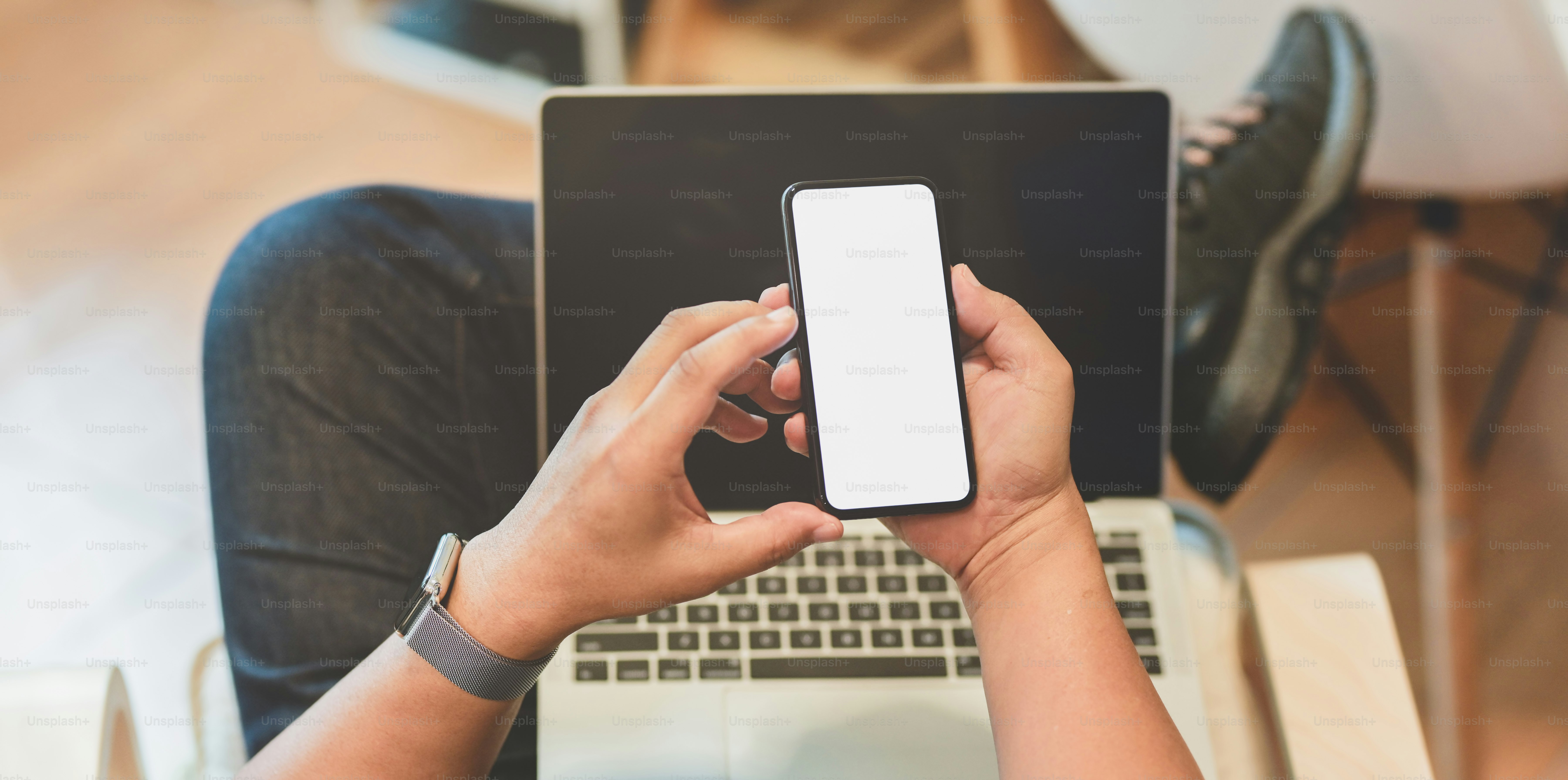 1000+ Hand Phone Pictures | Download Free Images on Unsplash