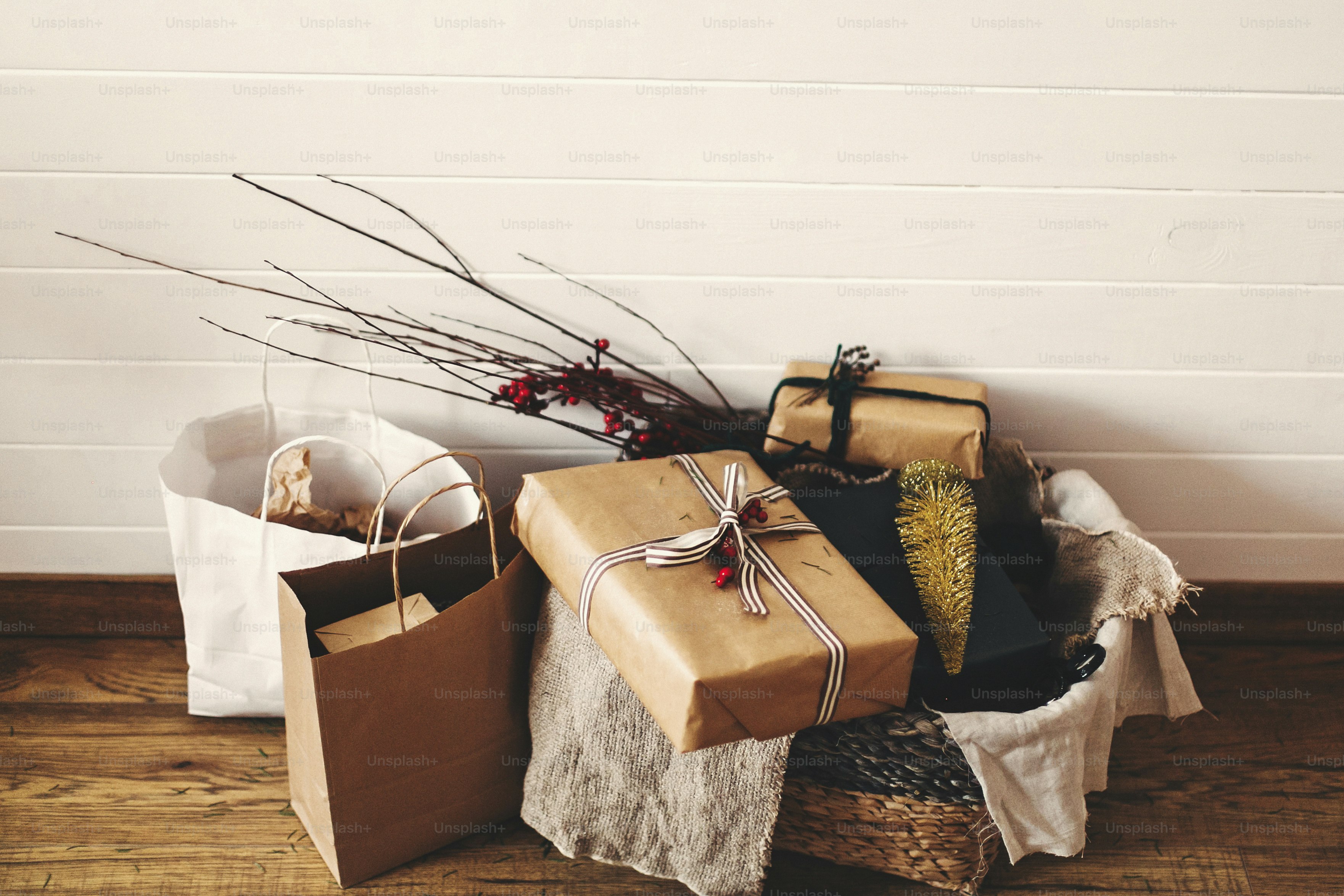 Hamper Pictures | Download Free Images on Unsplash