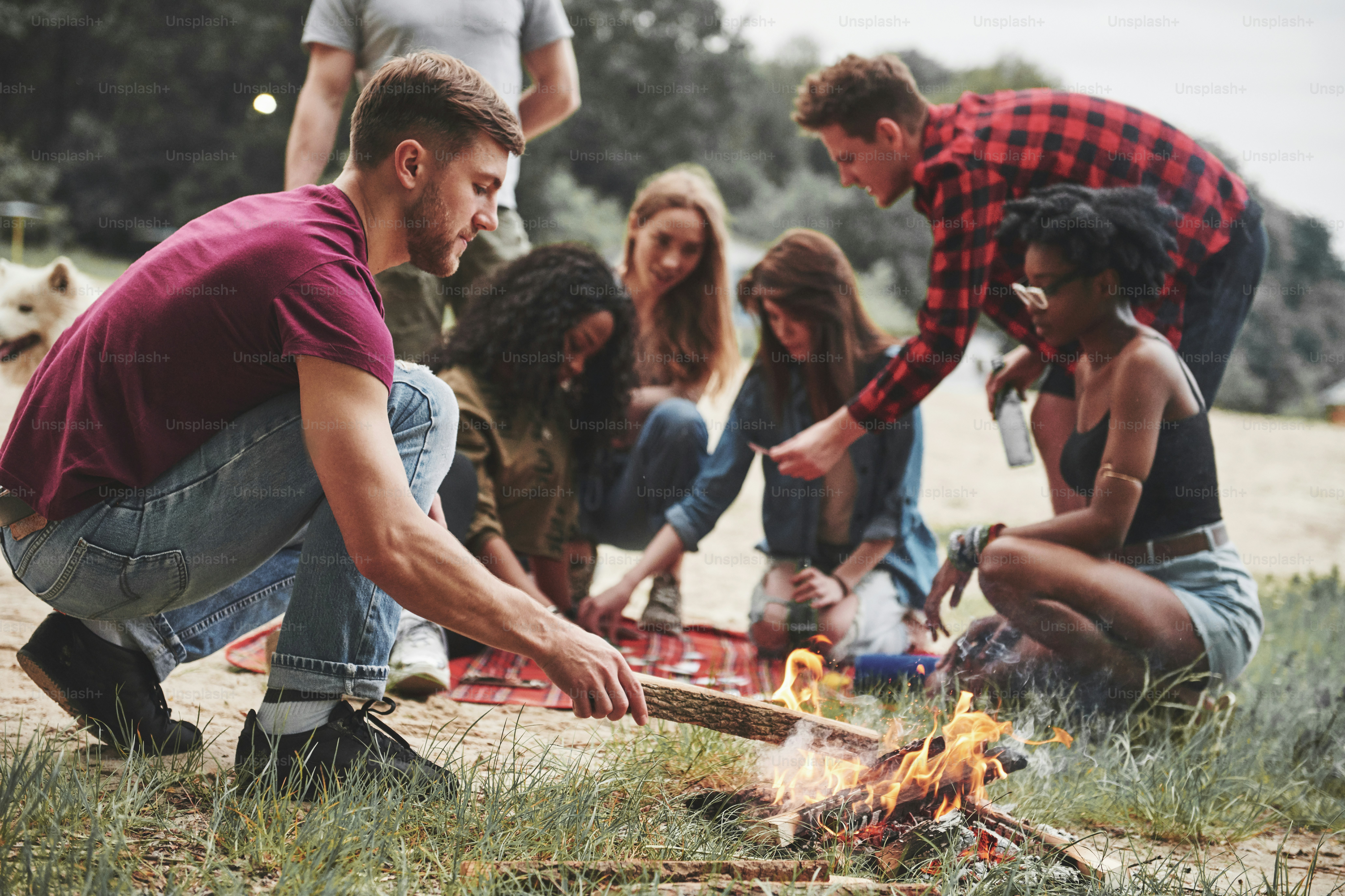 Campfire People Pictures | Download Free Images on Unsplash