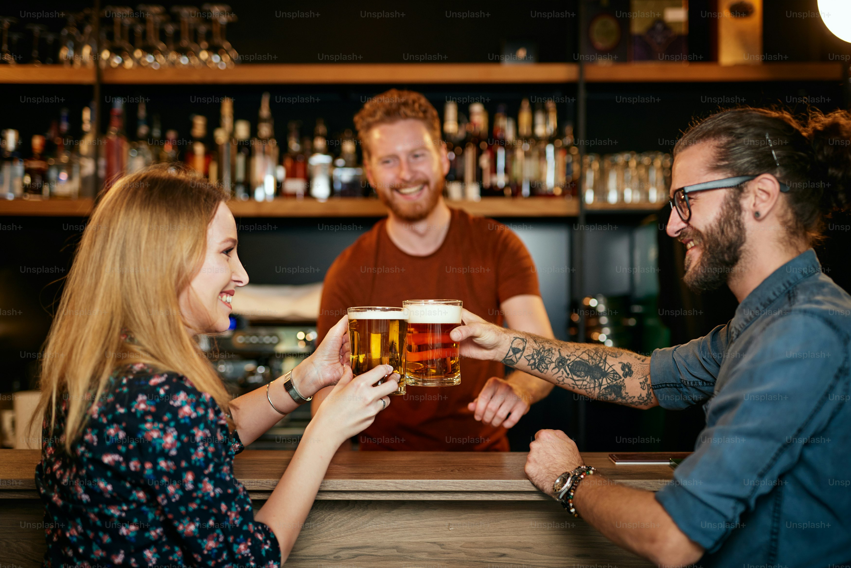 500+ Drinking Beer Pictures [HD] | Download Free Images on Unsplash