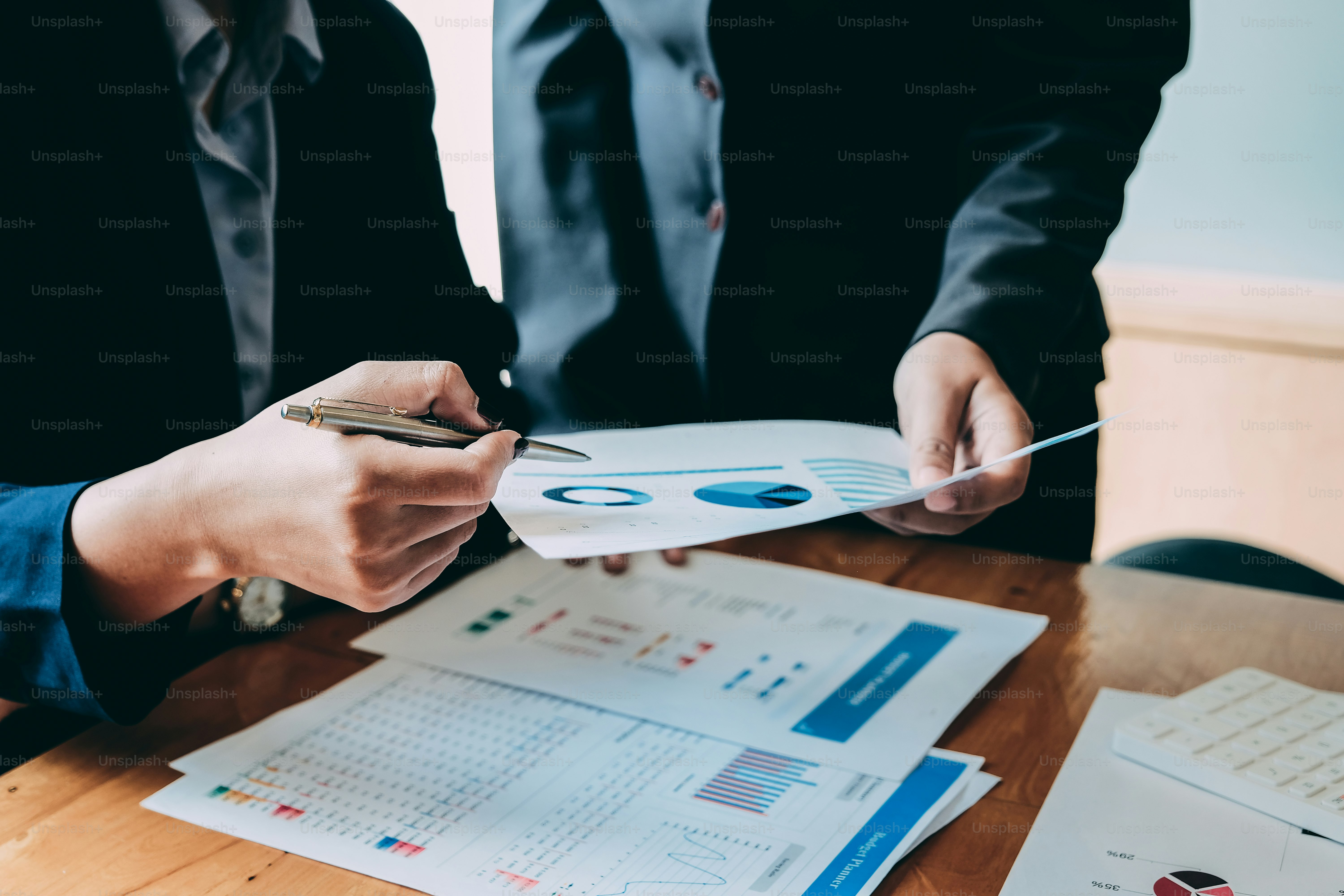 30,000+ Market Research Pictures | Download Free Images on Unsplash