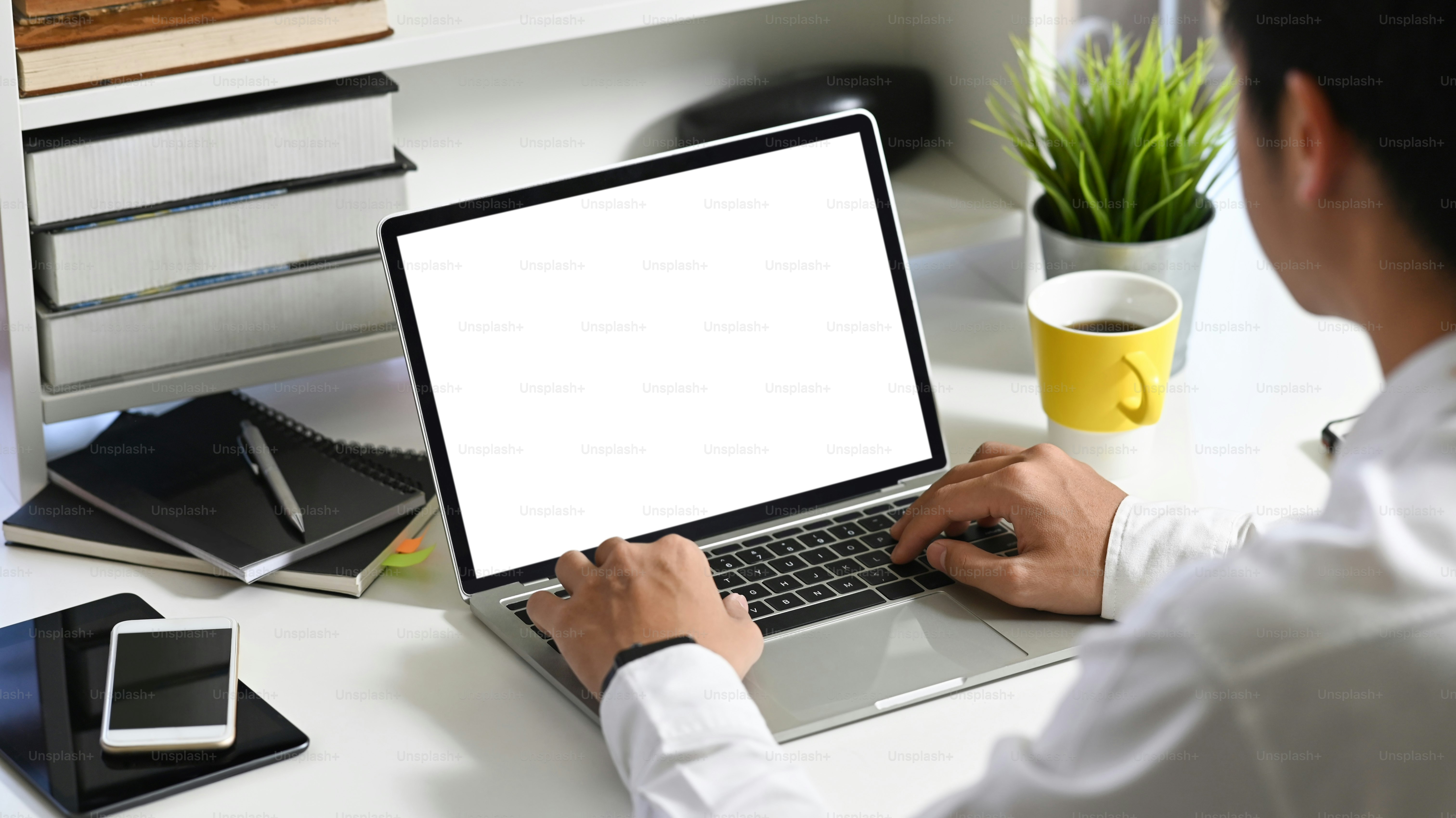 Assistant Pictures | Download Free Images on Unsplash