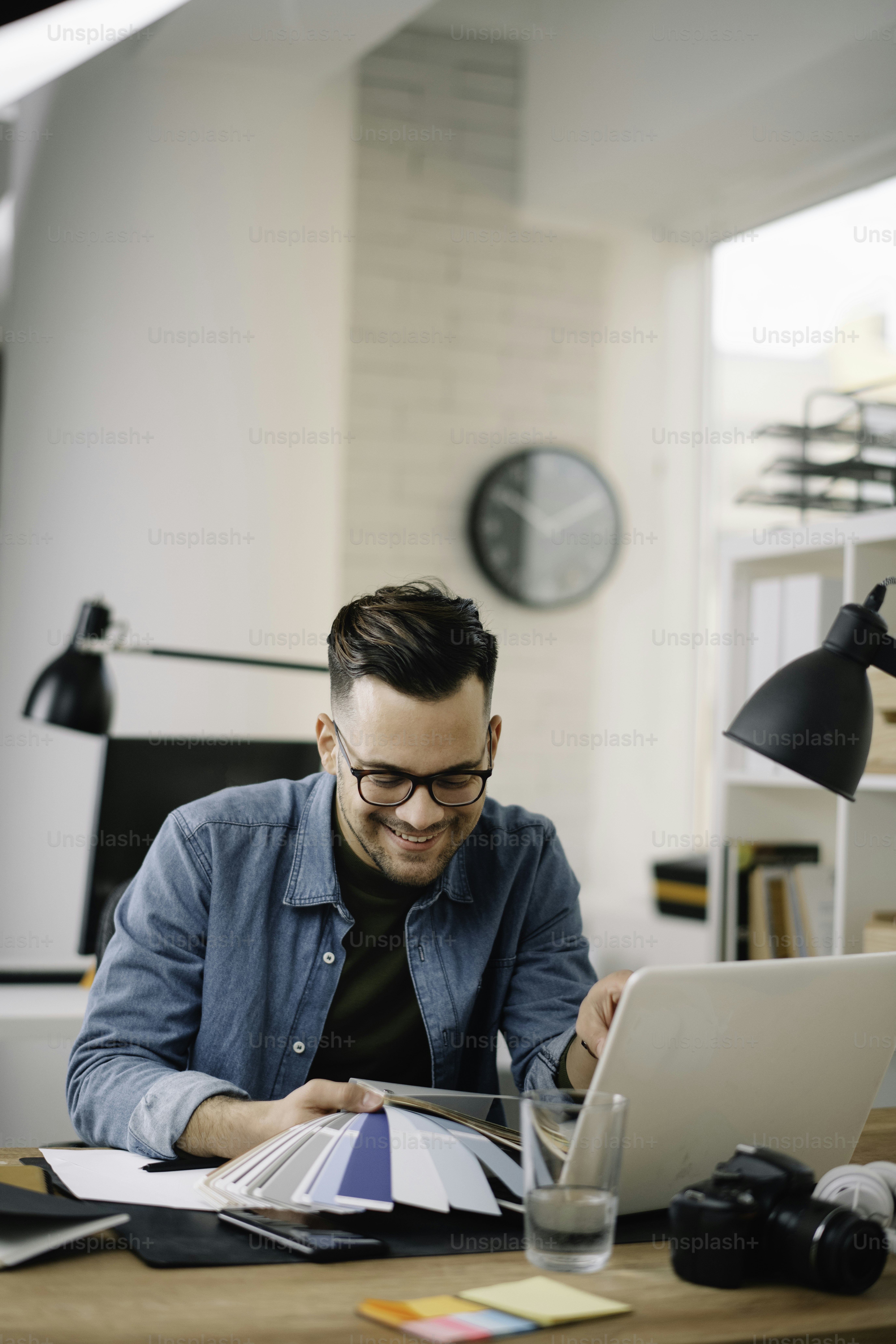 Man Office Pictures | Download Free Images on Unsplash