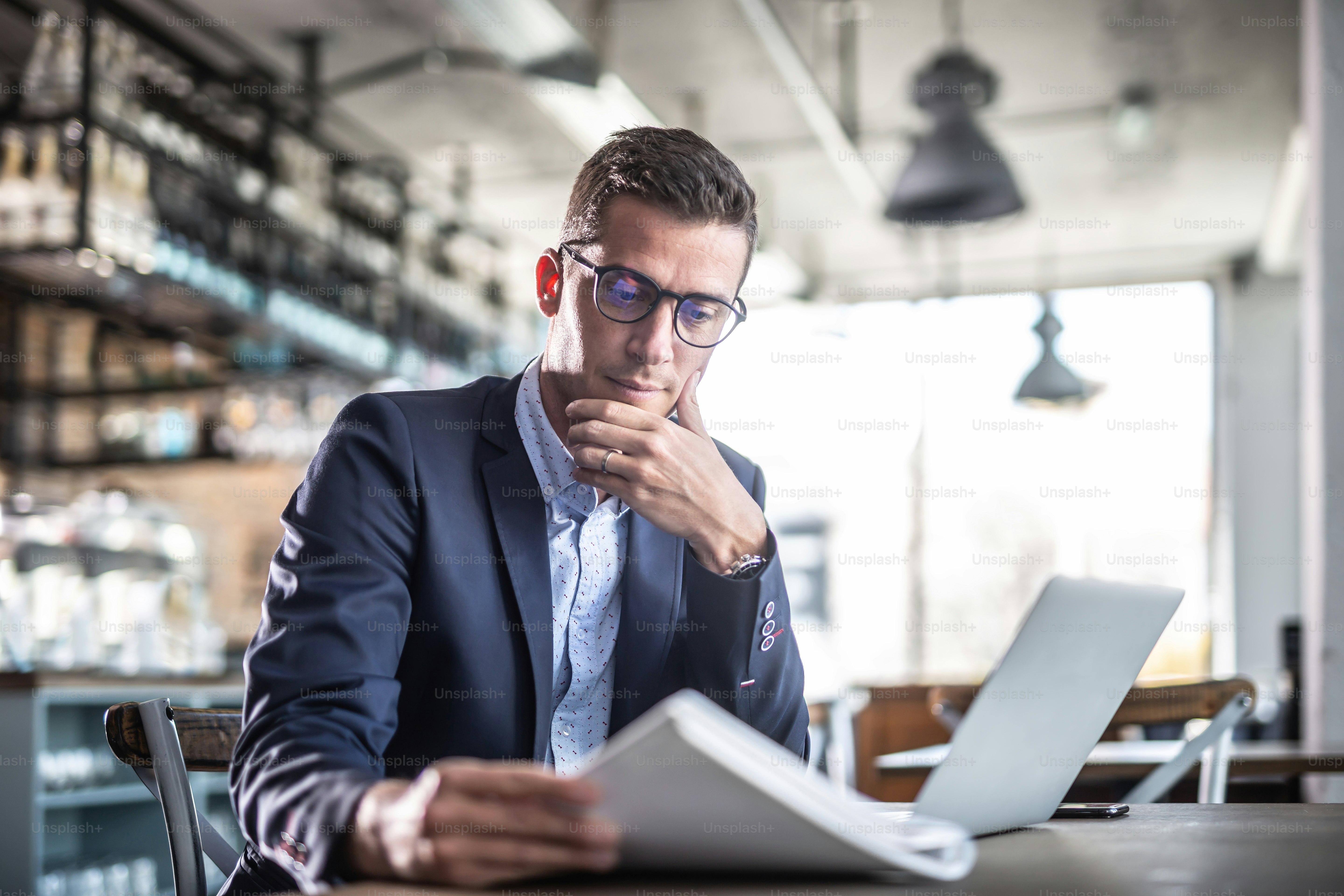 45,628+ Business Men Pictures | Download Free Images on Unsplash