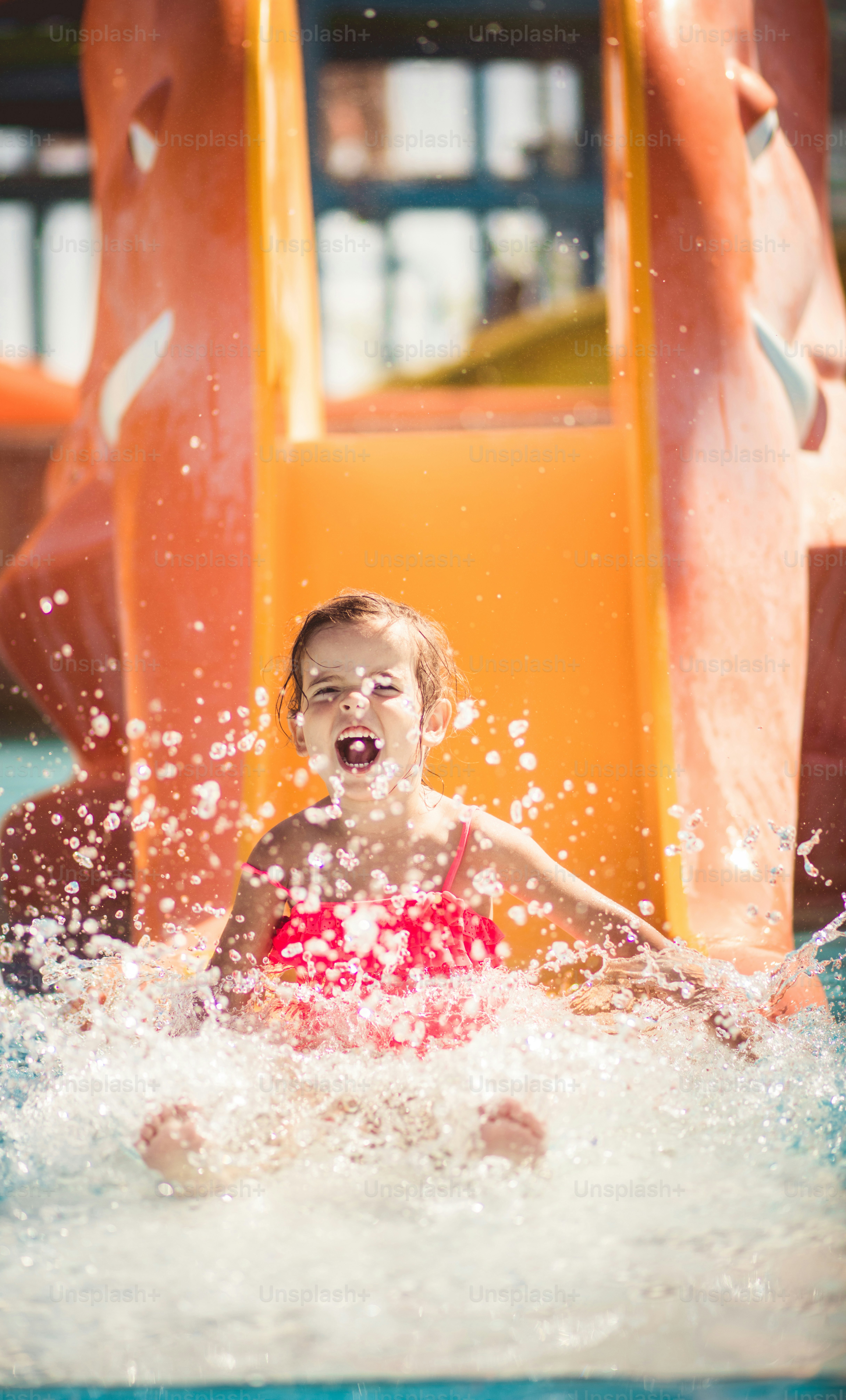 Days full of fun. Child having fun in pool. photo – Water Image on Unsplash