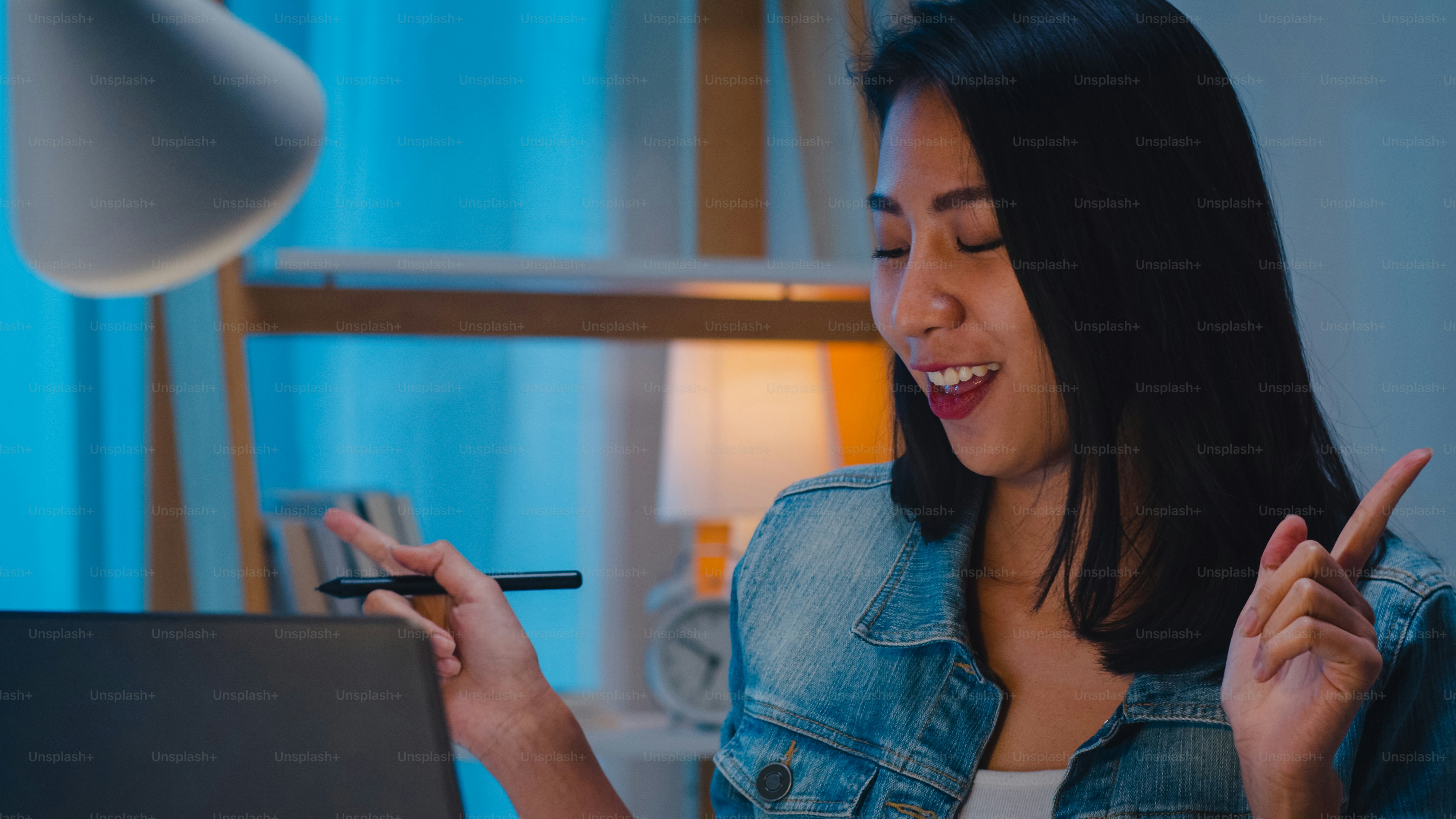 30,000+ Dark Laptop Pictures | Download Free Images on Unsplash