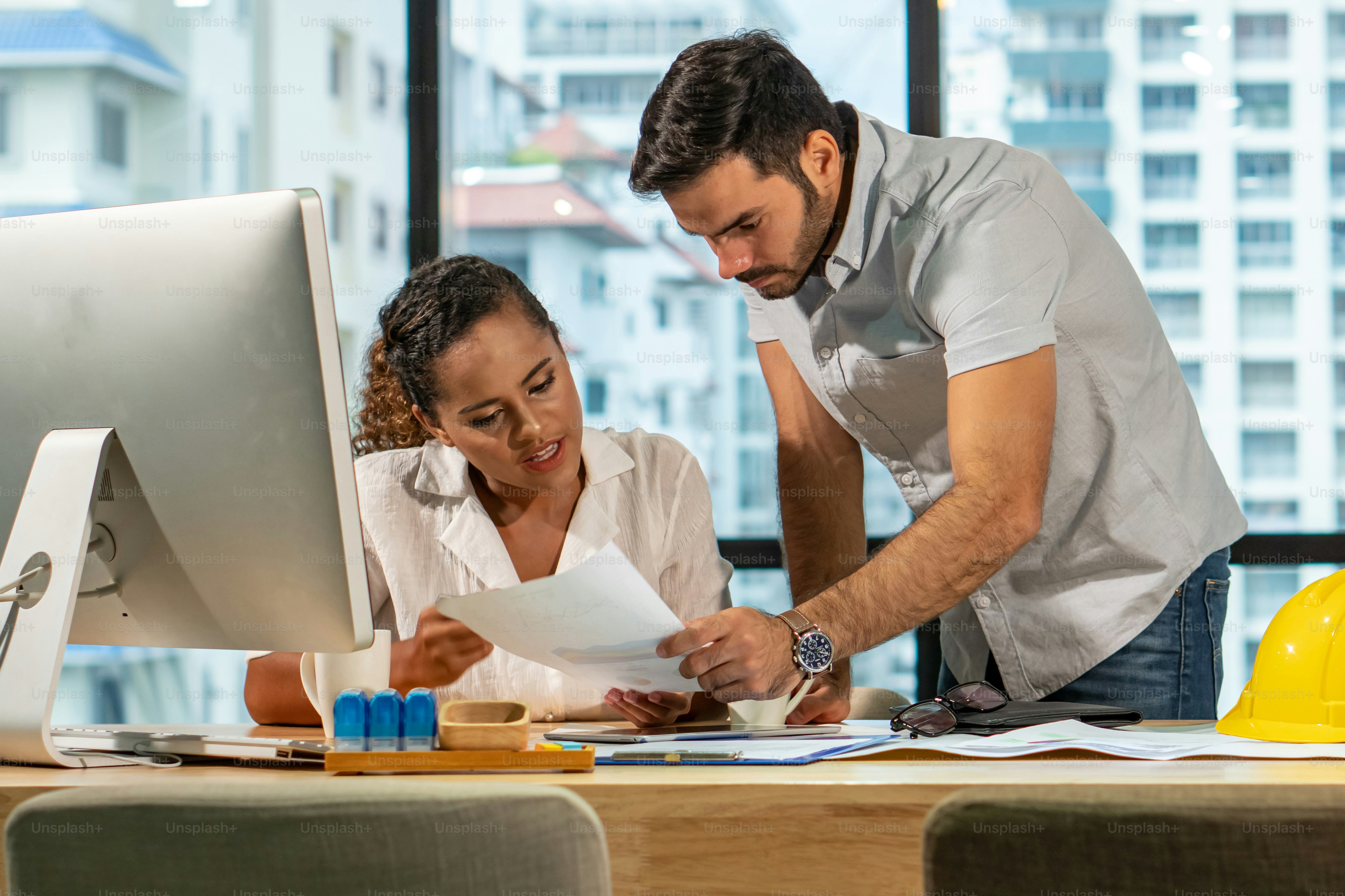 Businessman and businesswoman office worker colleague teamwork ...