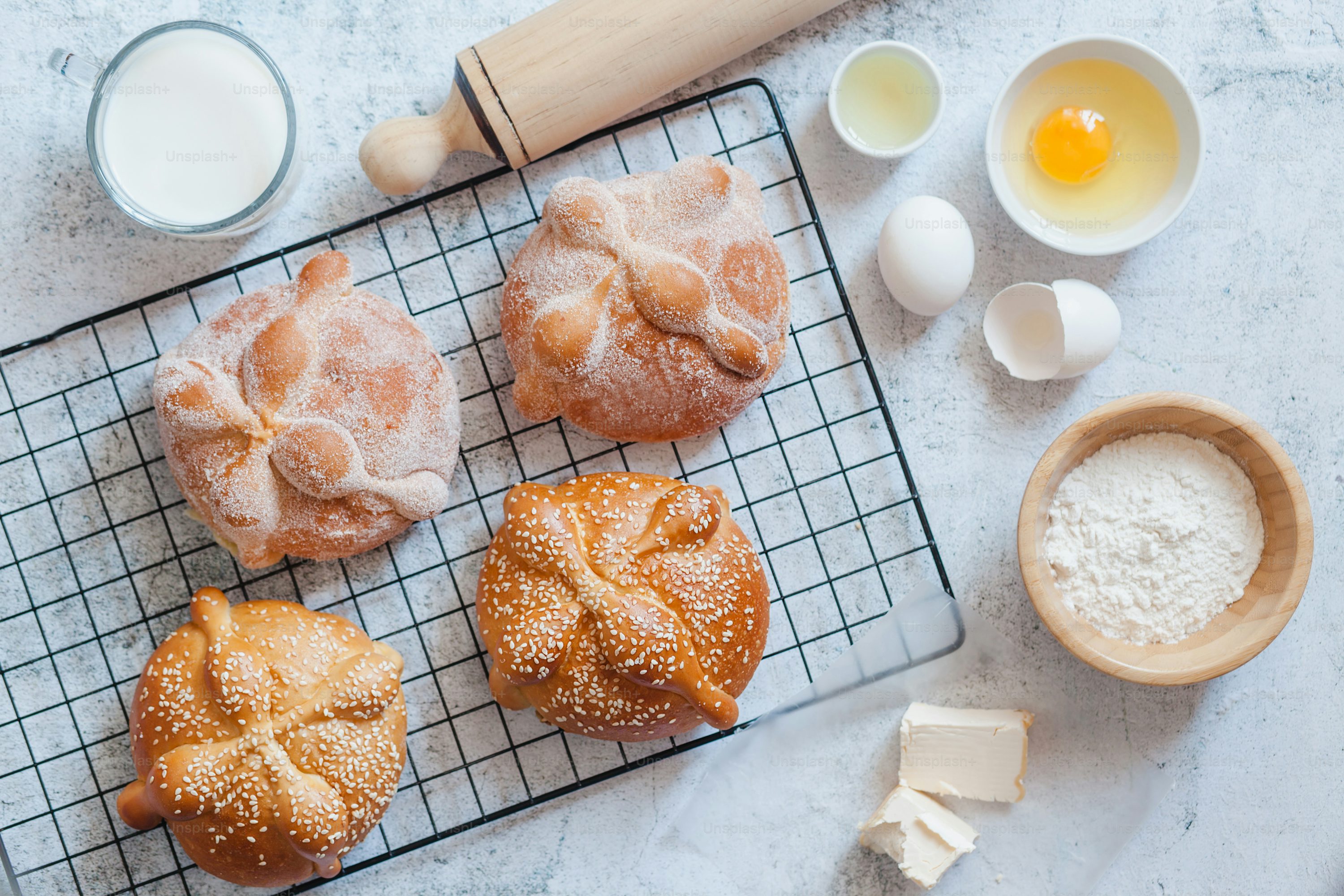 Pan de Muerto, ingredientes para la receta de pan mexicano tradicional ... Pan de Muerto, ingredientes para la receta de pan mexicano tradicional ...