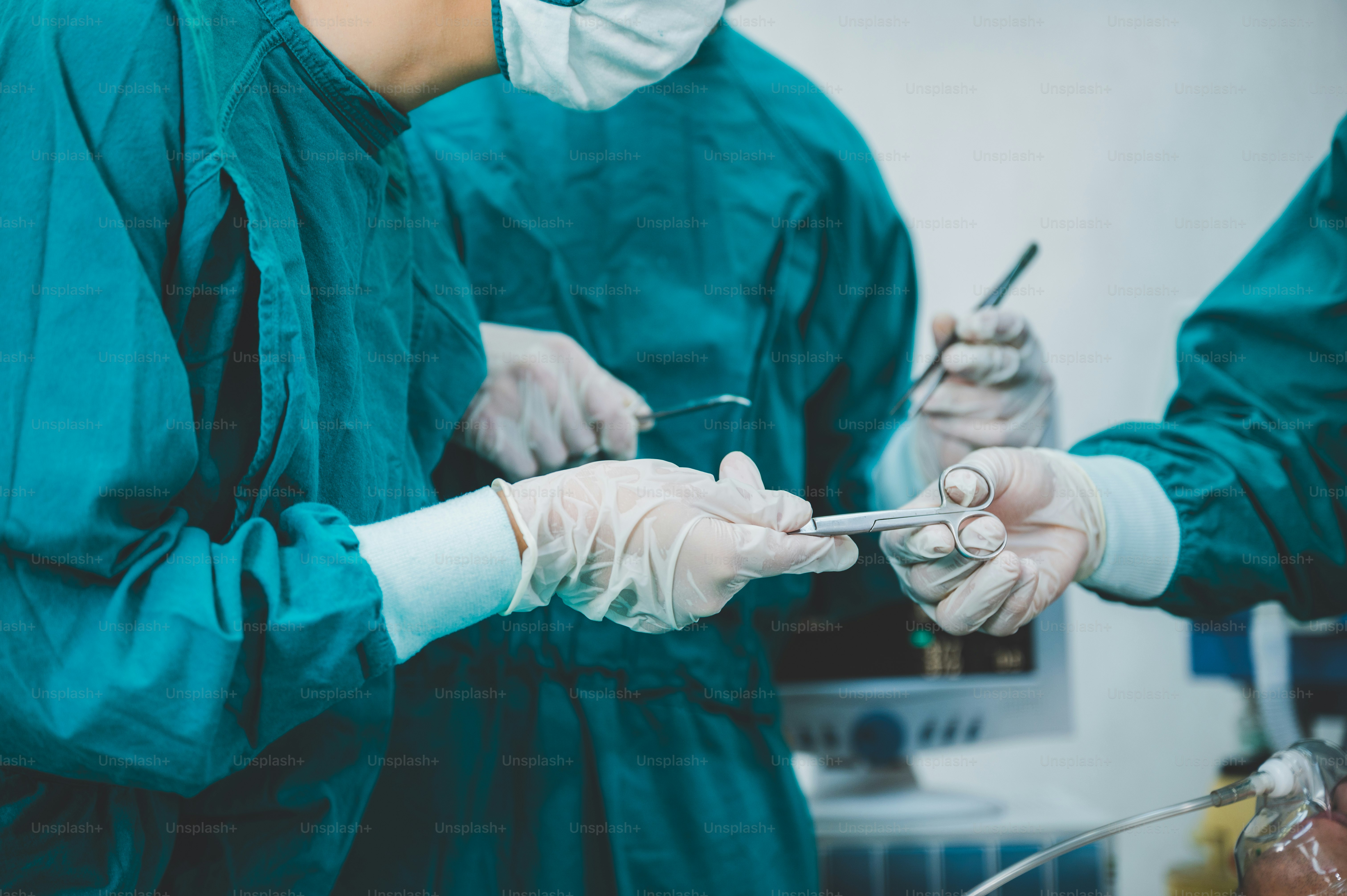 The surgical team is undergoing surgery to treat patients. photo ...