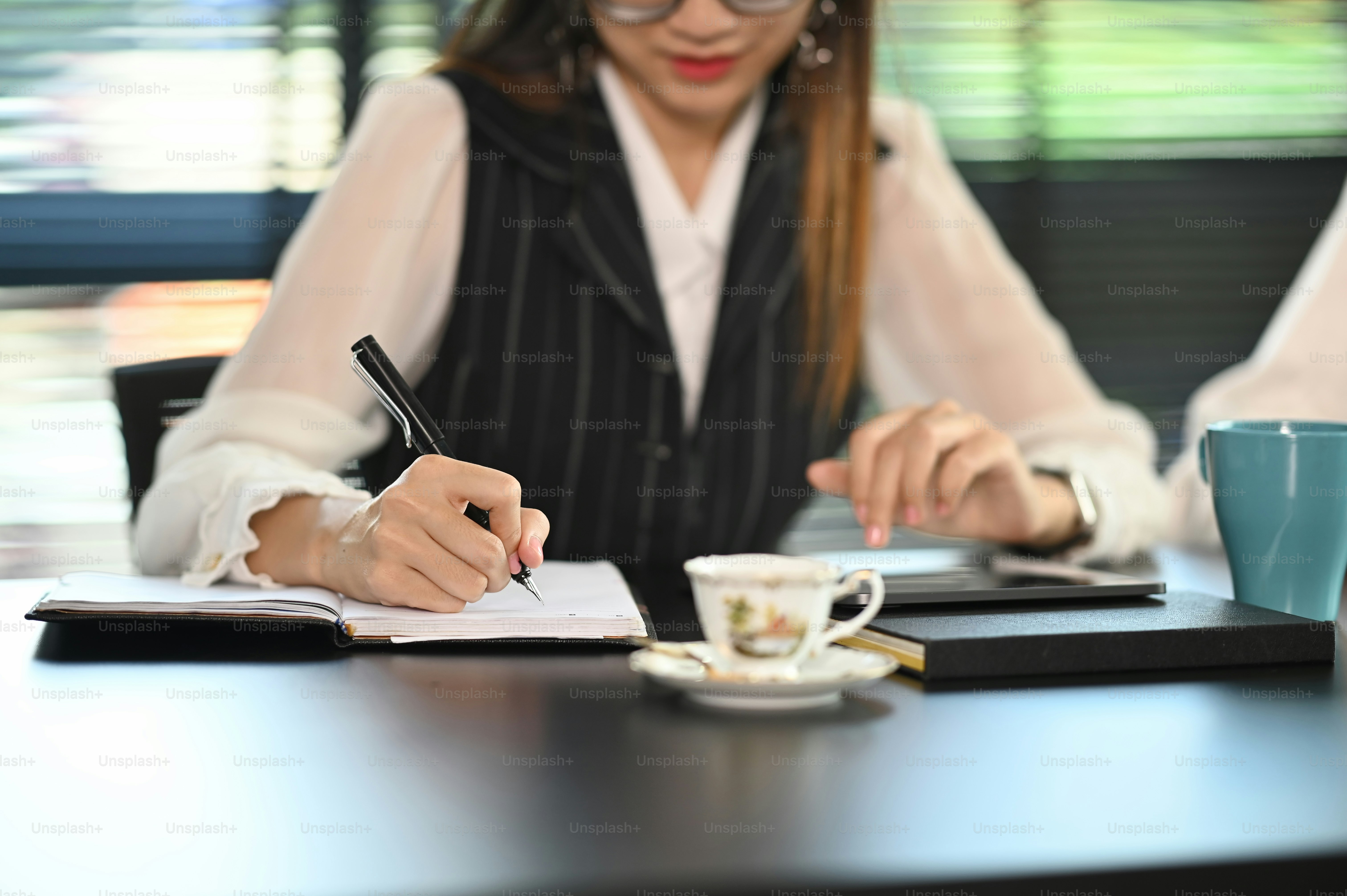 Cv Writing Pictures | Download Free Images on Unsplash