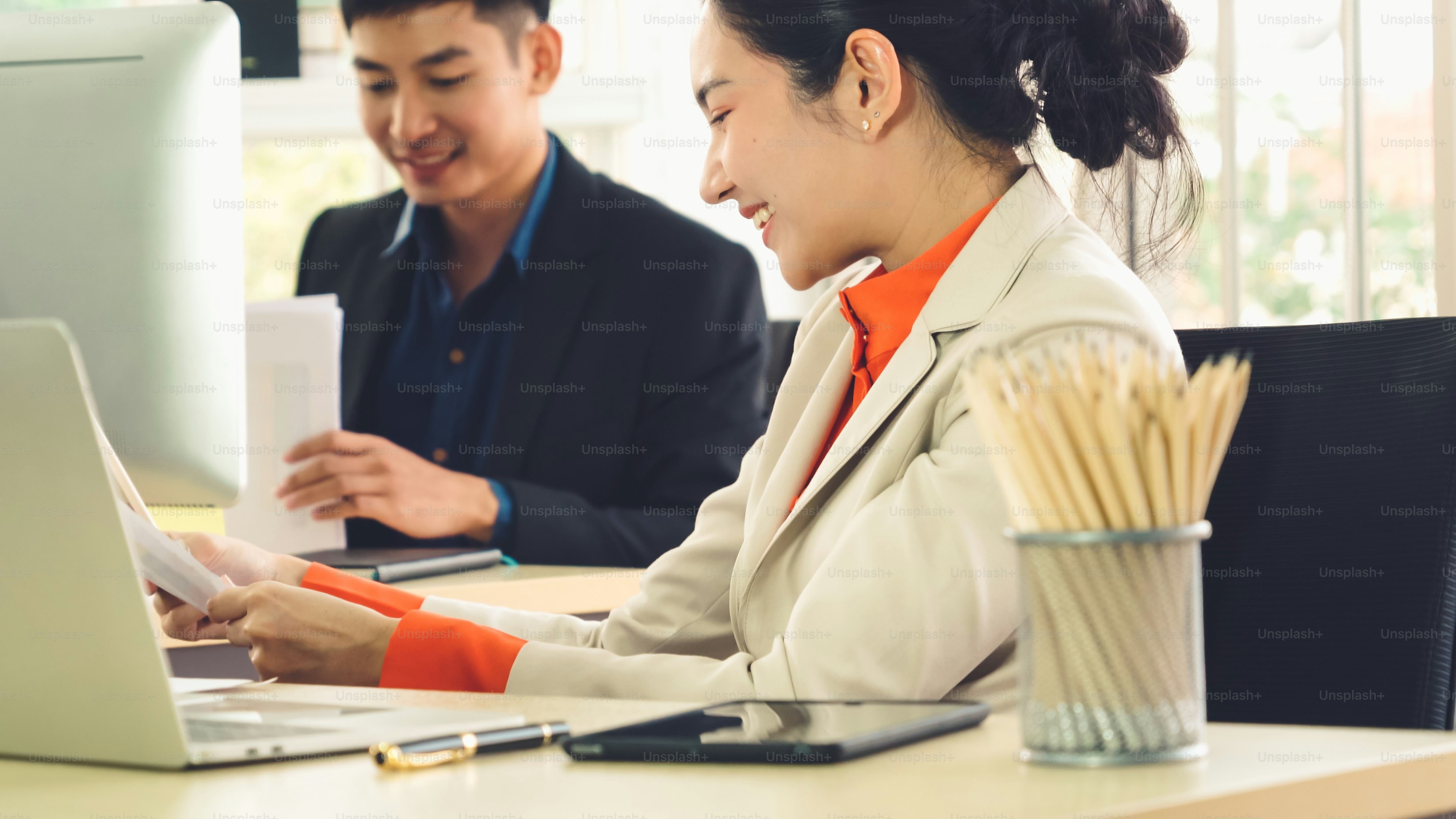 Asian Office Pictures | Download Free Images on Unsplash