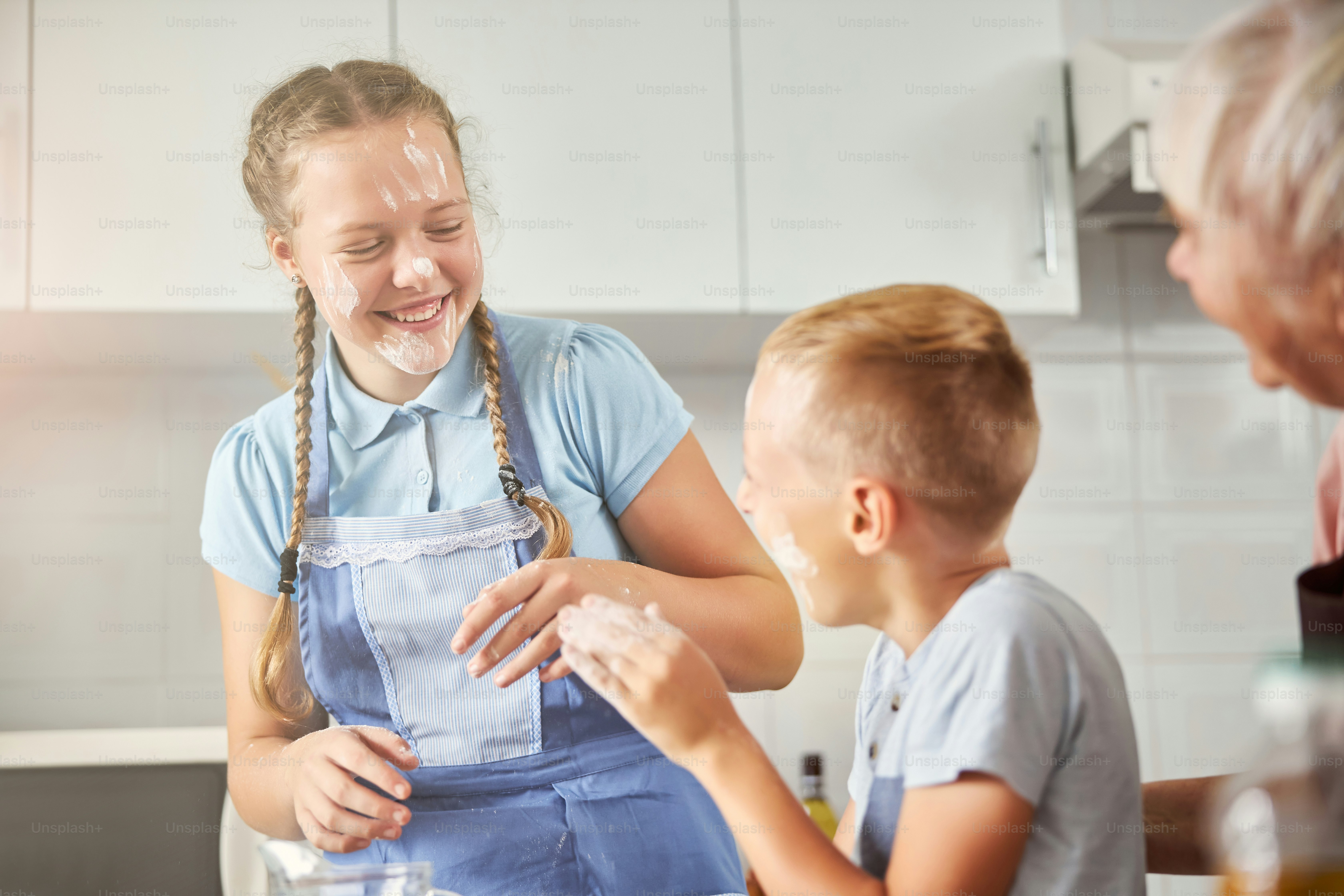 Cousins Pictures | Download Free Images on Unsplash