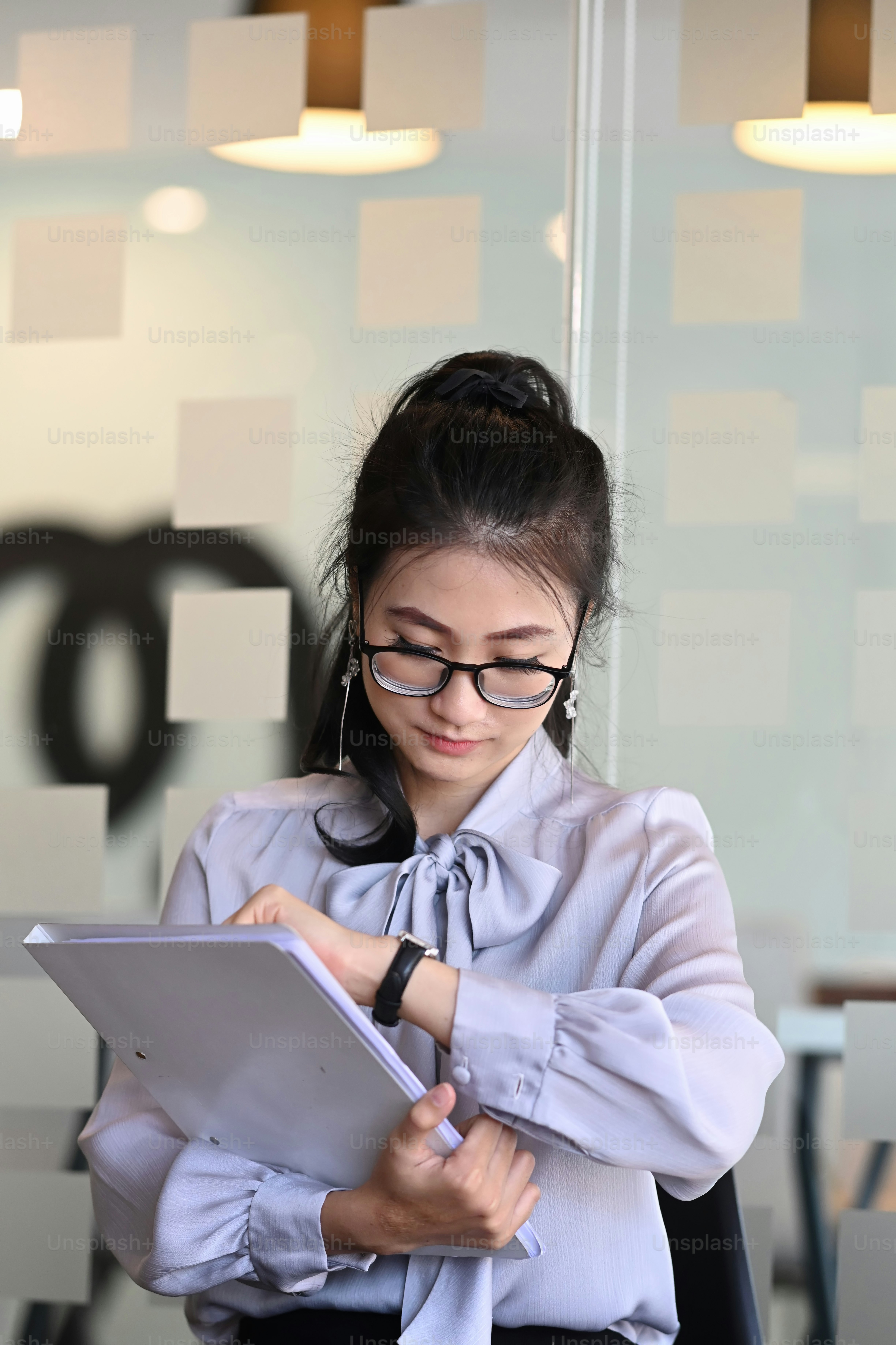 Checking Time Pictures | Download Free Images on Unsplash