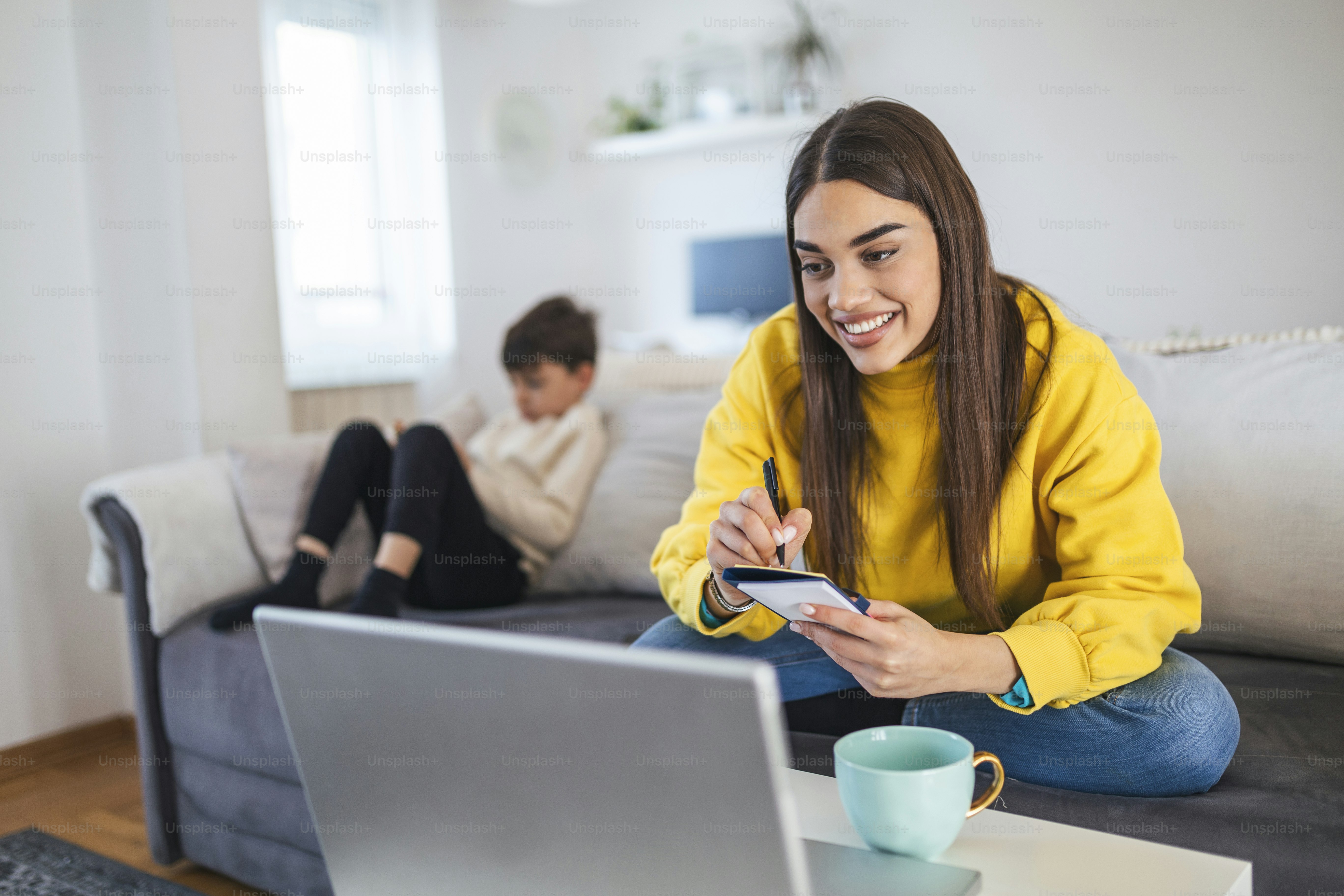 Person With Computer Pictures | Download Free Images on Unsplash