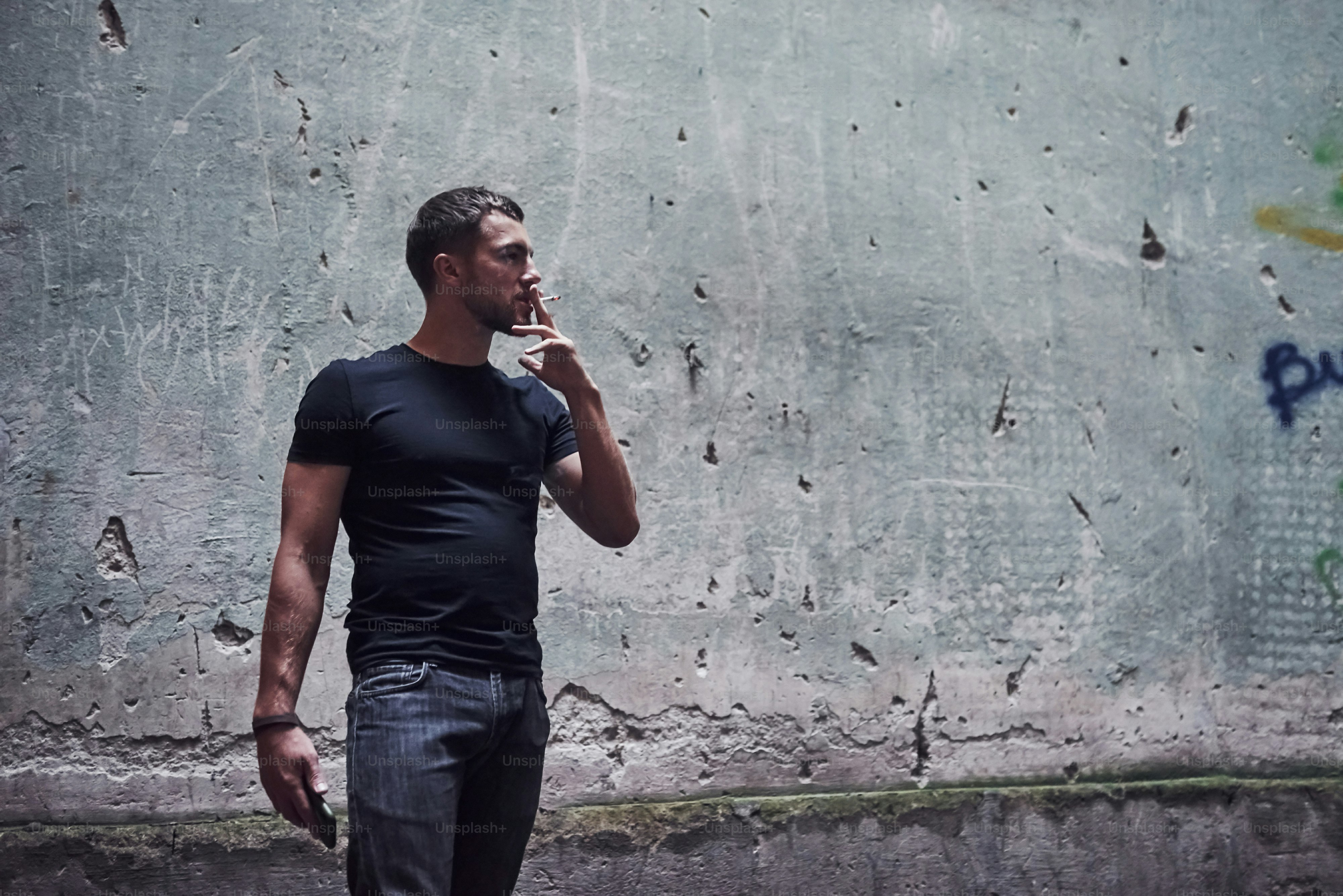 People Smoking Pictures | Download Free Images on Unsplash