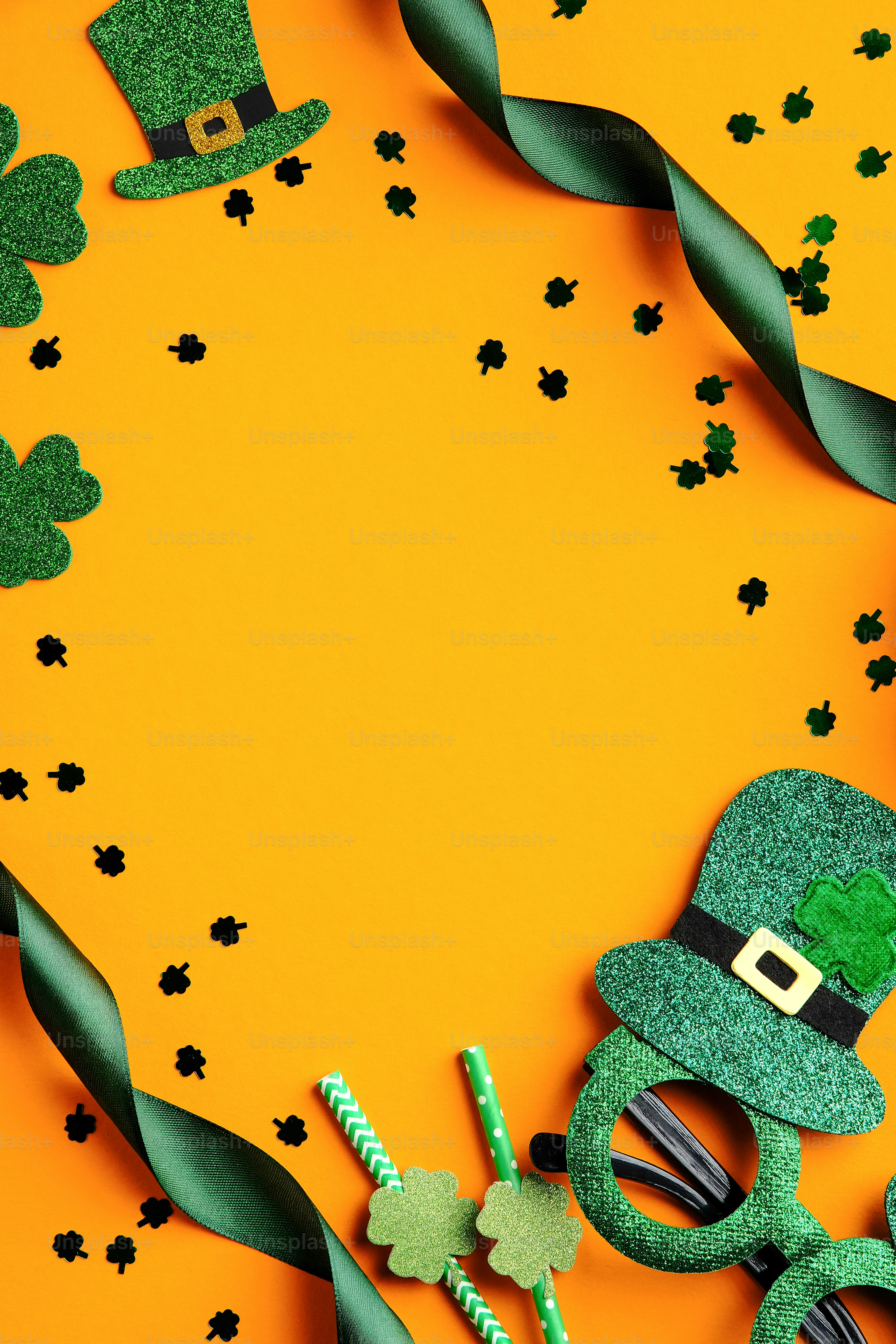 St Patrick's Day banner design. Irish elf hats, shamrock leaves ...