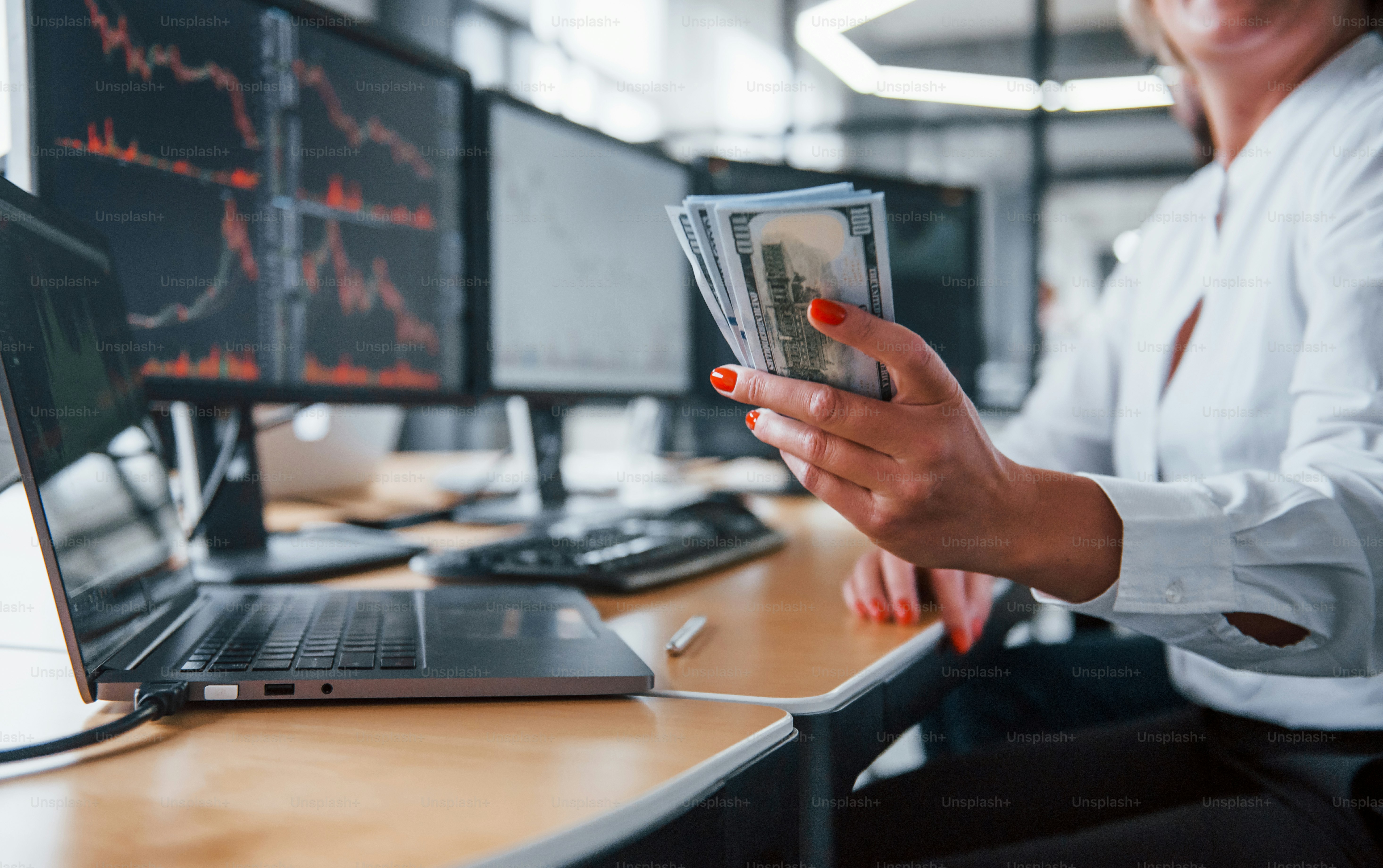 Financial Management Pictures | Download Free Images on Unsplash