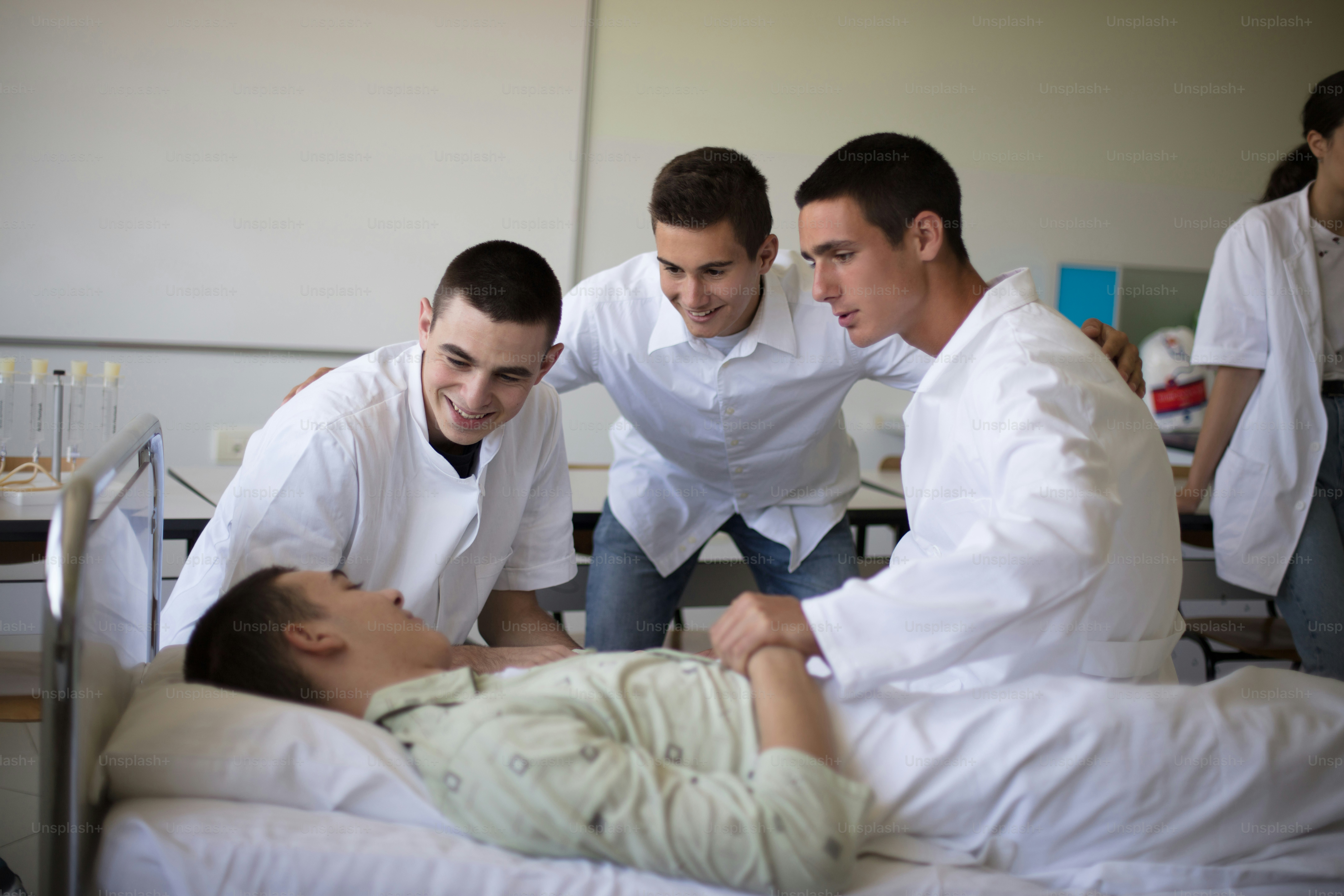 Hospital Building Pictures | Download Free Images on Unsplash