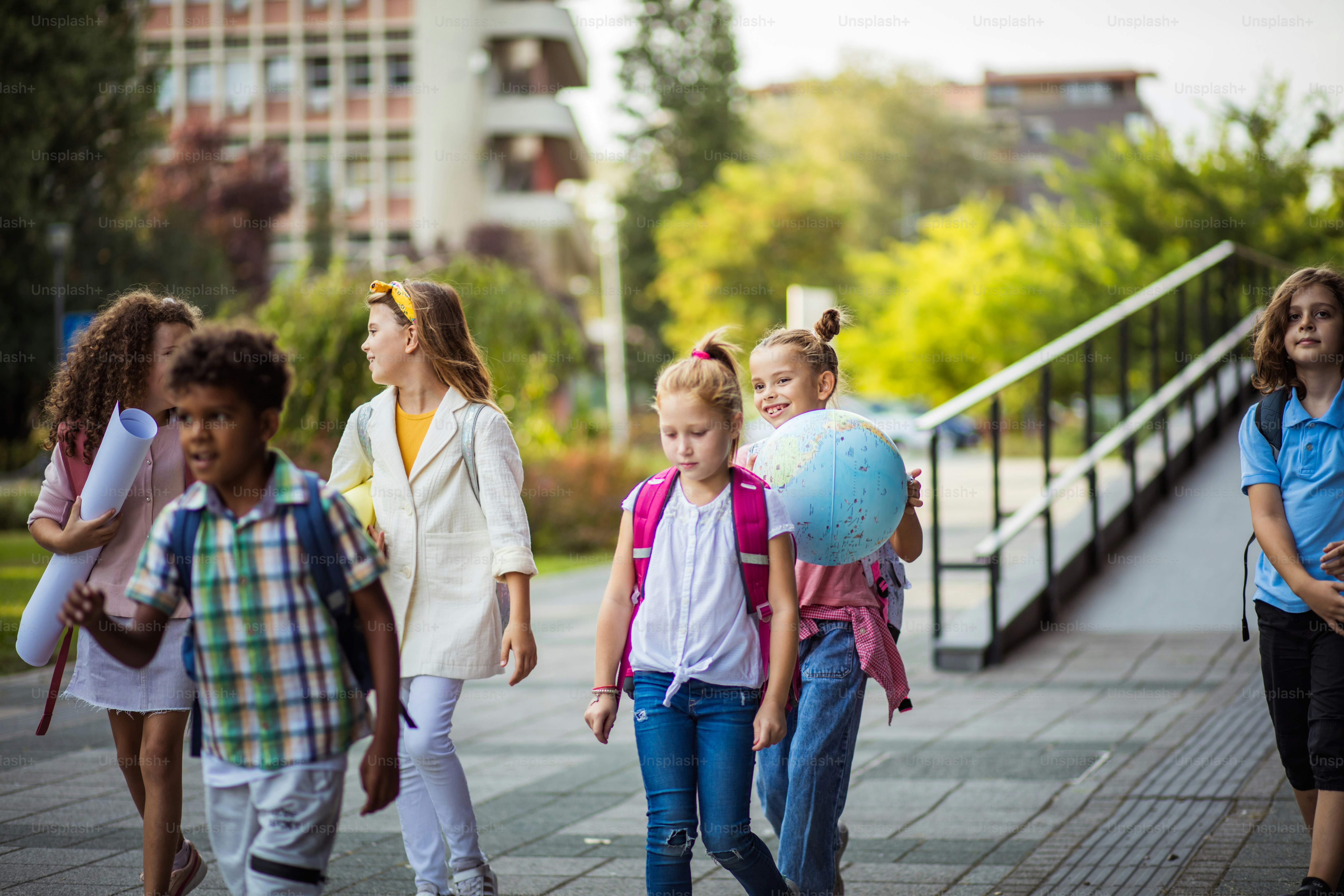 50,000+ Elementary School Pictures | Download Free Images on Unsplash