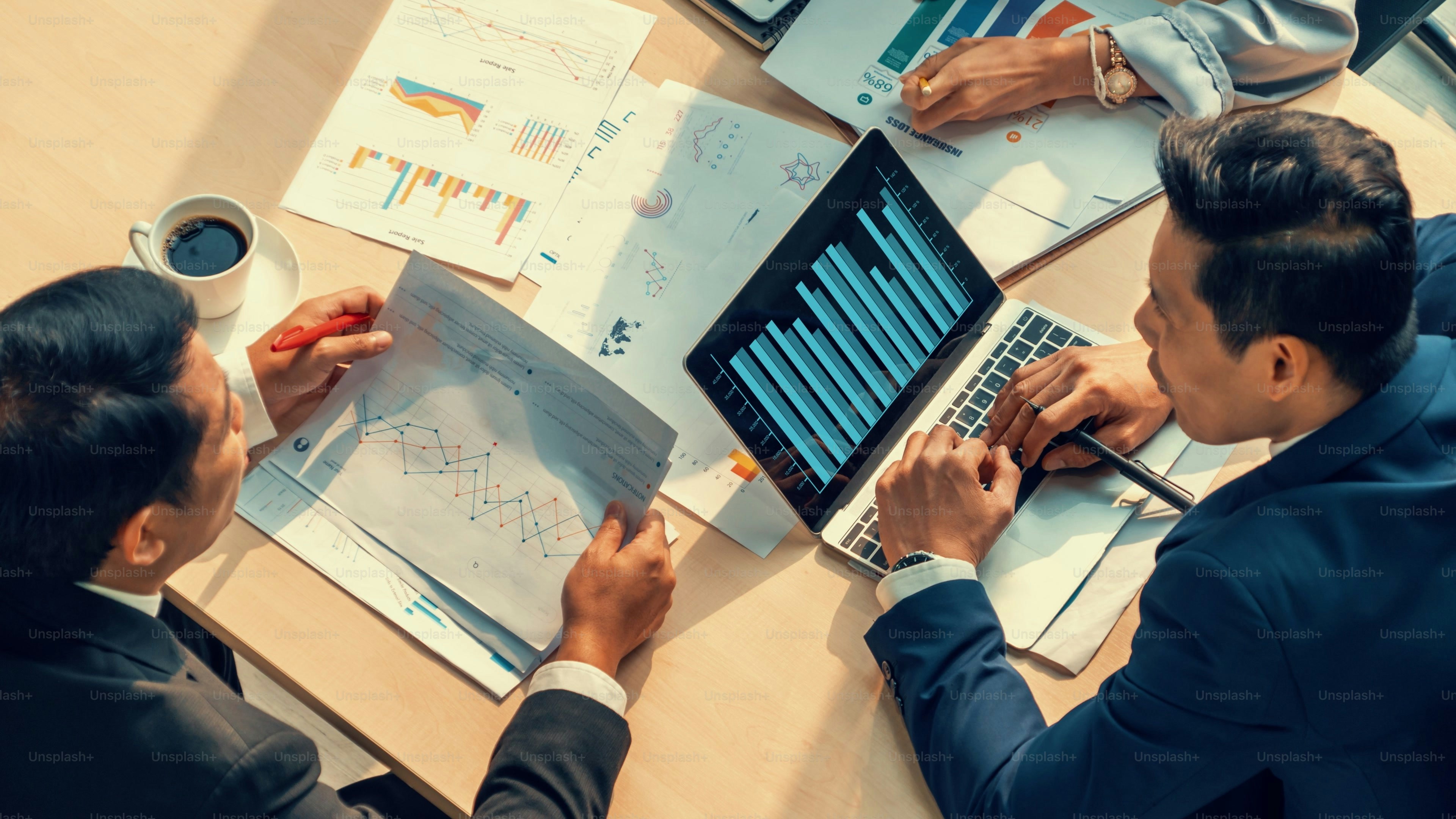 Business visual data analyzing technology by creative computer software ...