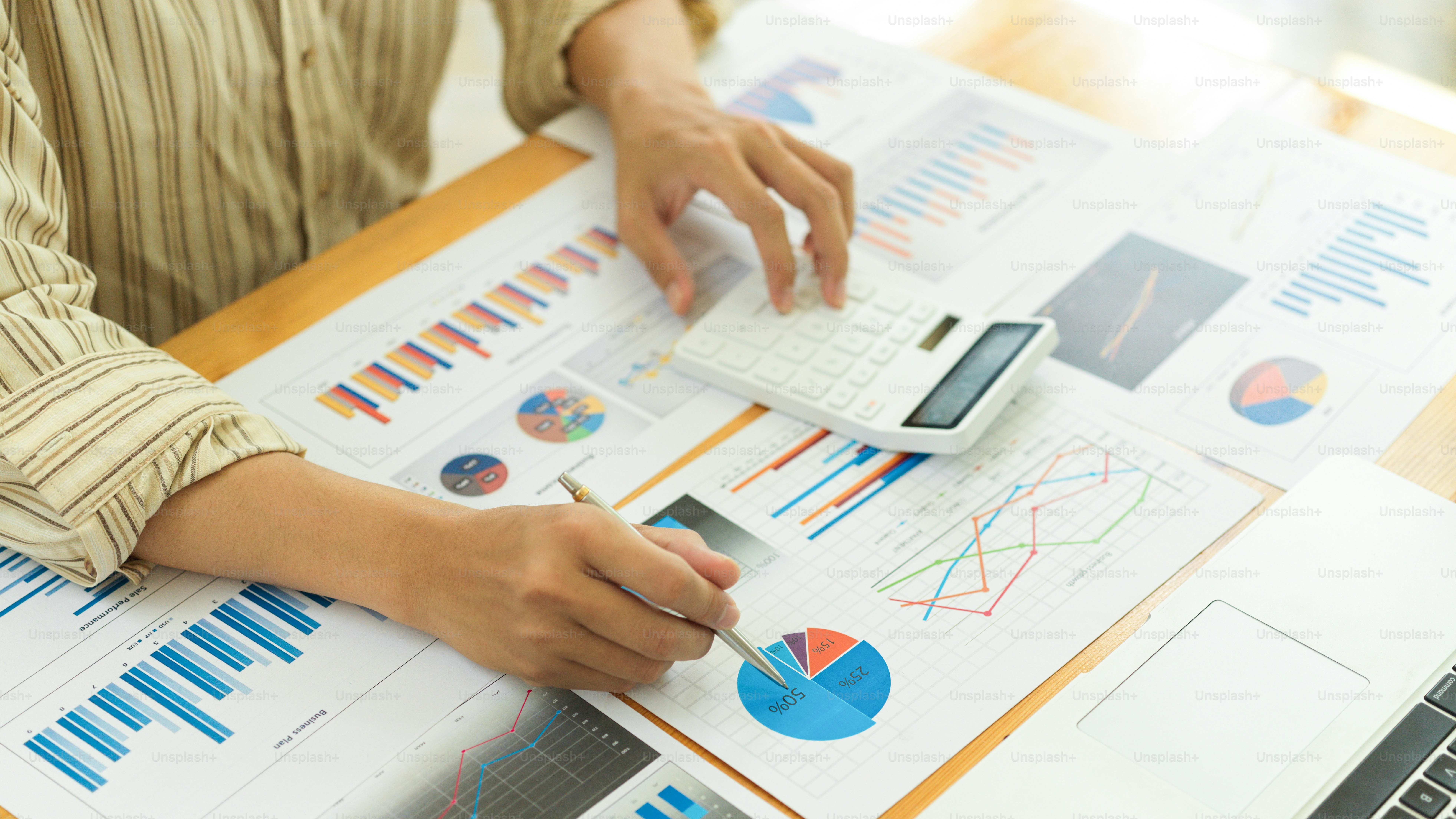 Data Table Pictures | Download Free Images on Unsplash