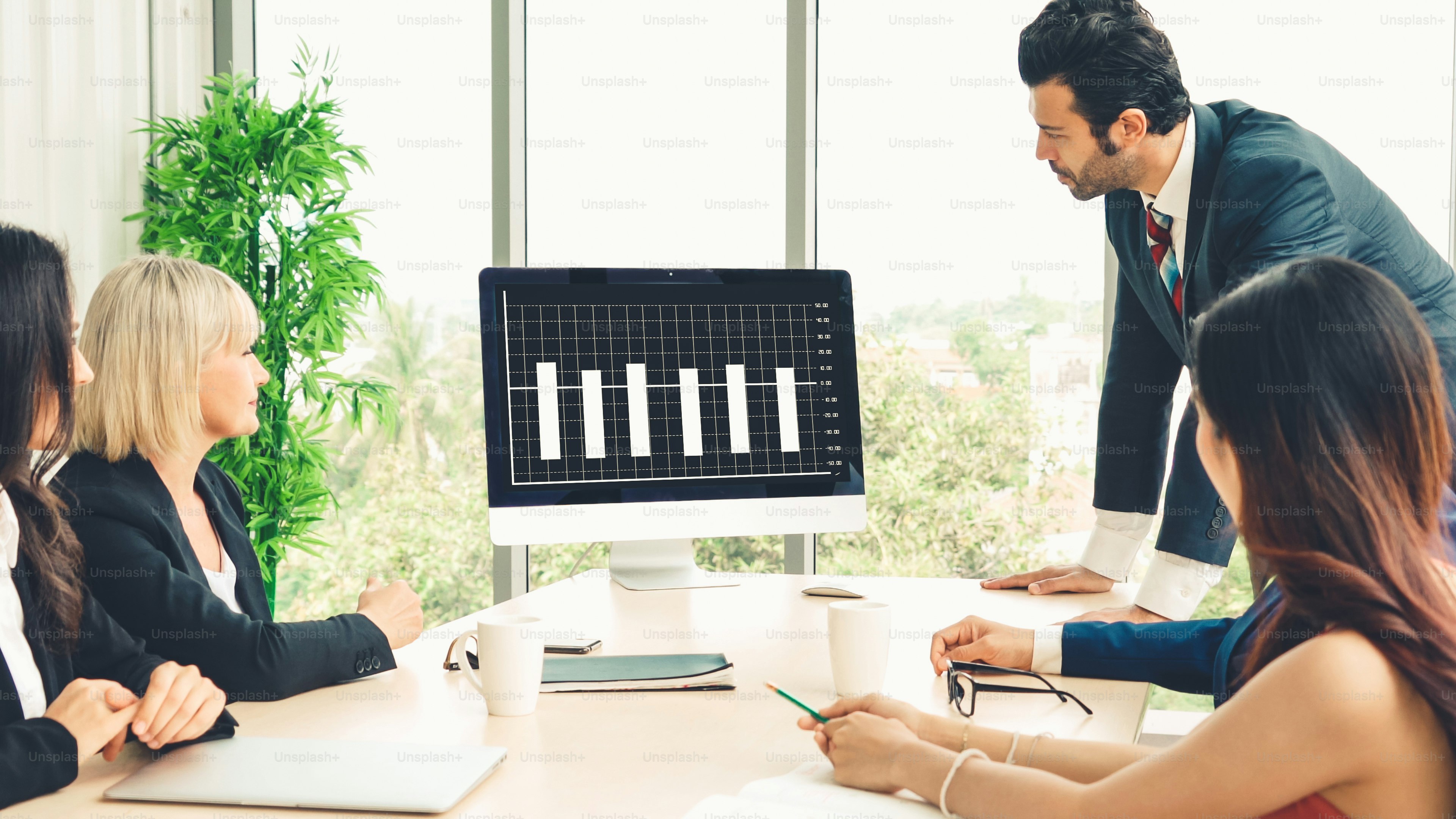 Business visual data analyzing technology by creative computer software ...