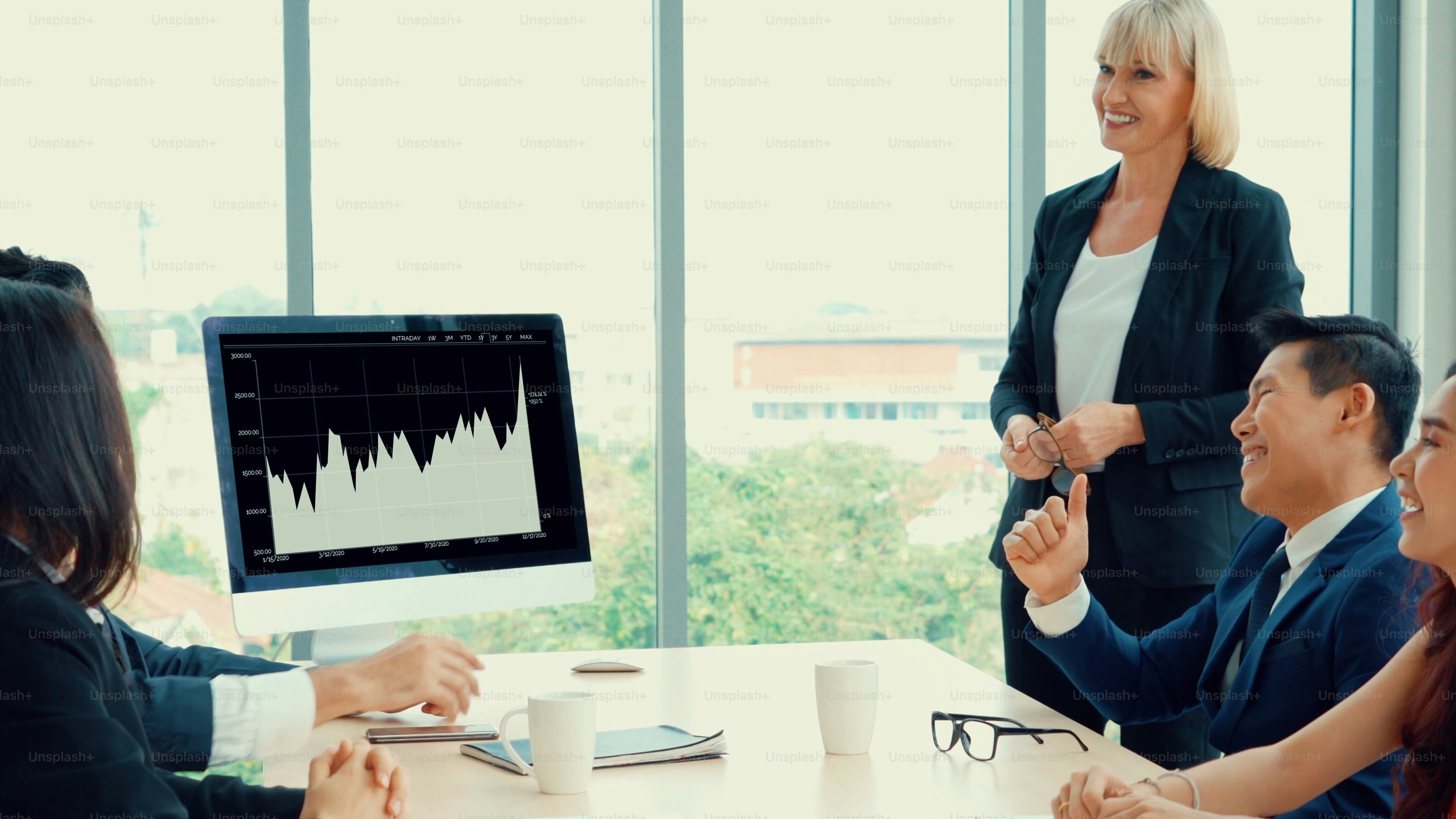 Business visual data analyzing technology by creative computer software ...