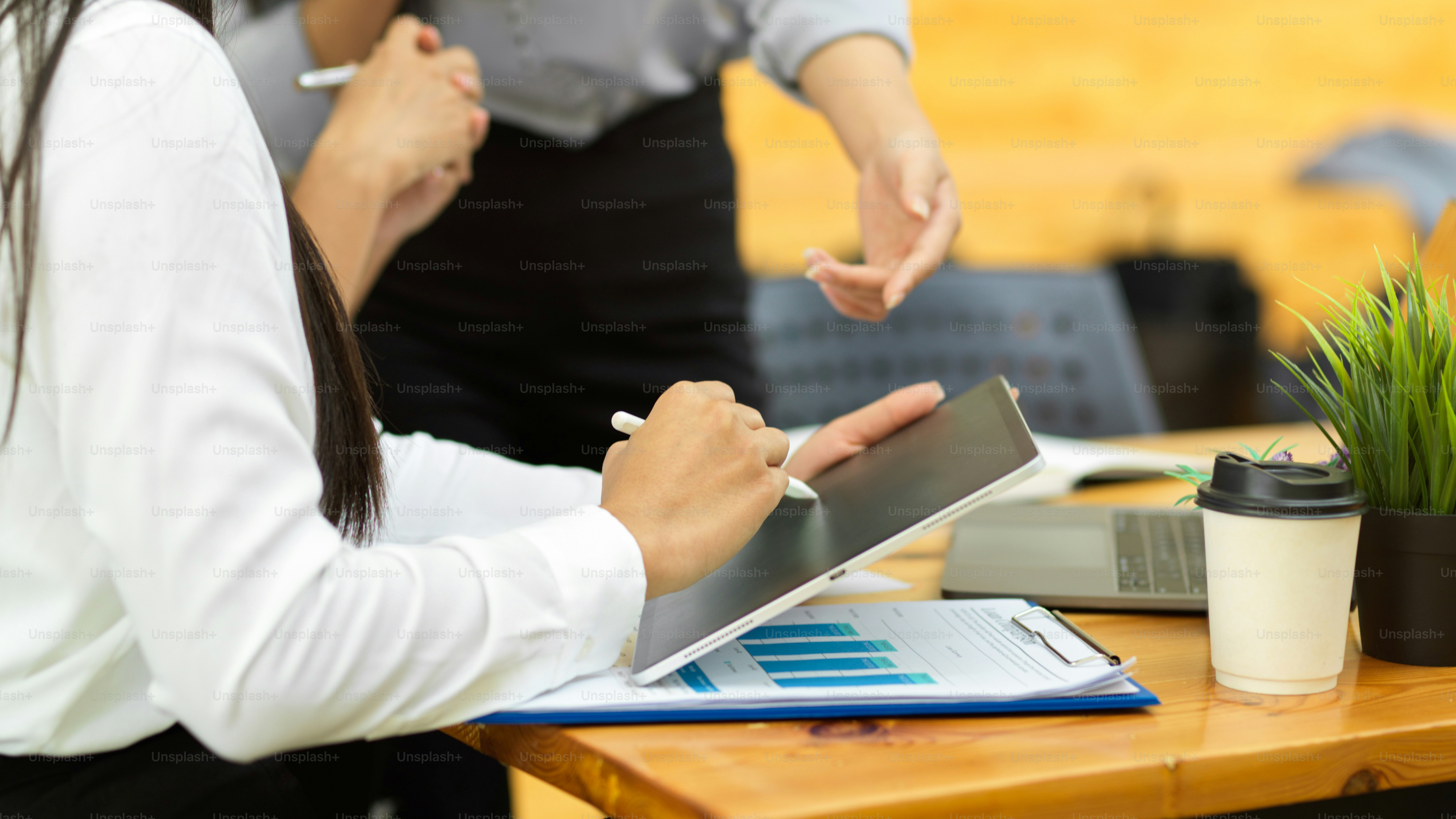 Imágenes de Personas Pidiendo Informes | Descarga imágenes gratuitas en ...