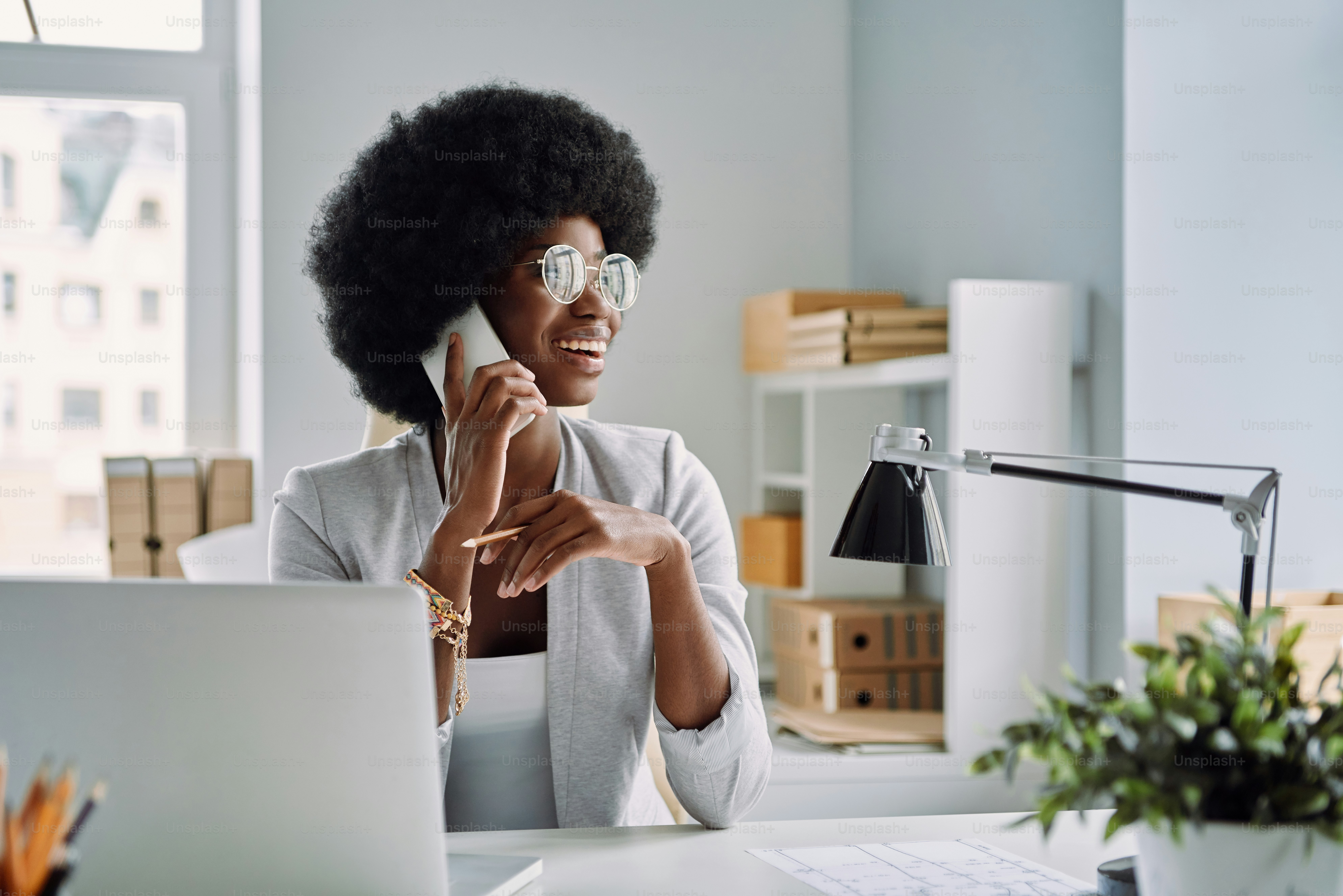 45,628+ Black Woman Working Pictures | Download Free Images on Unsplash