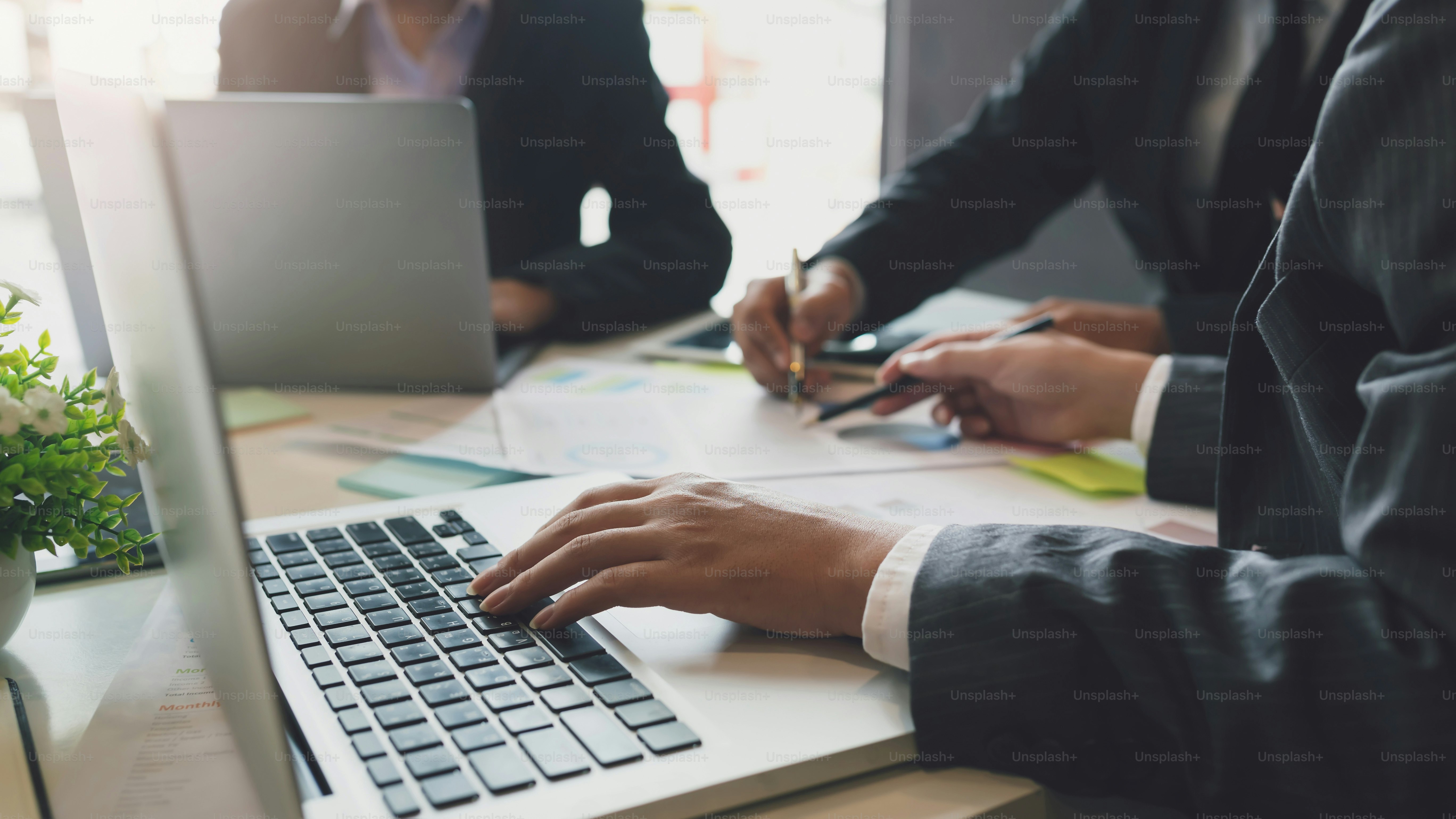 45,628+ Work Together Pictures | Download Free Images on Unsplash