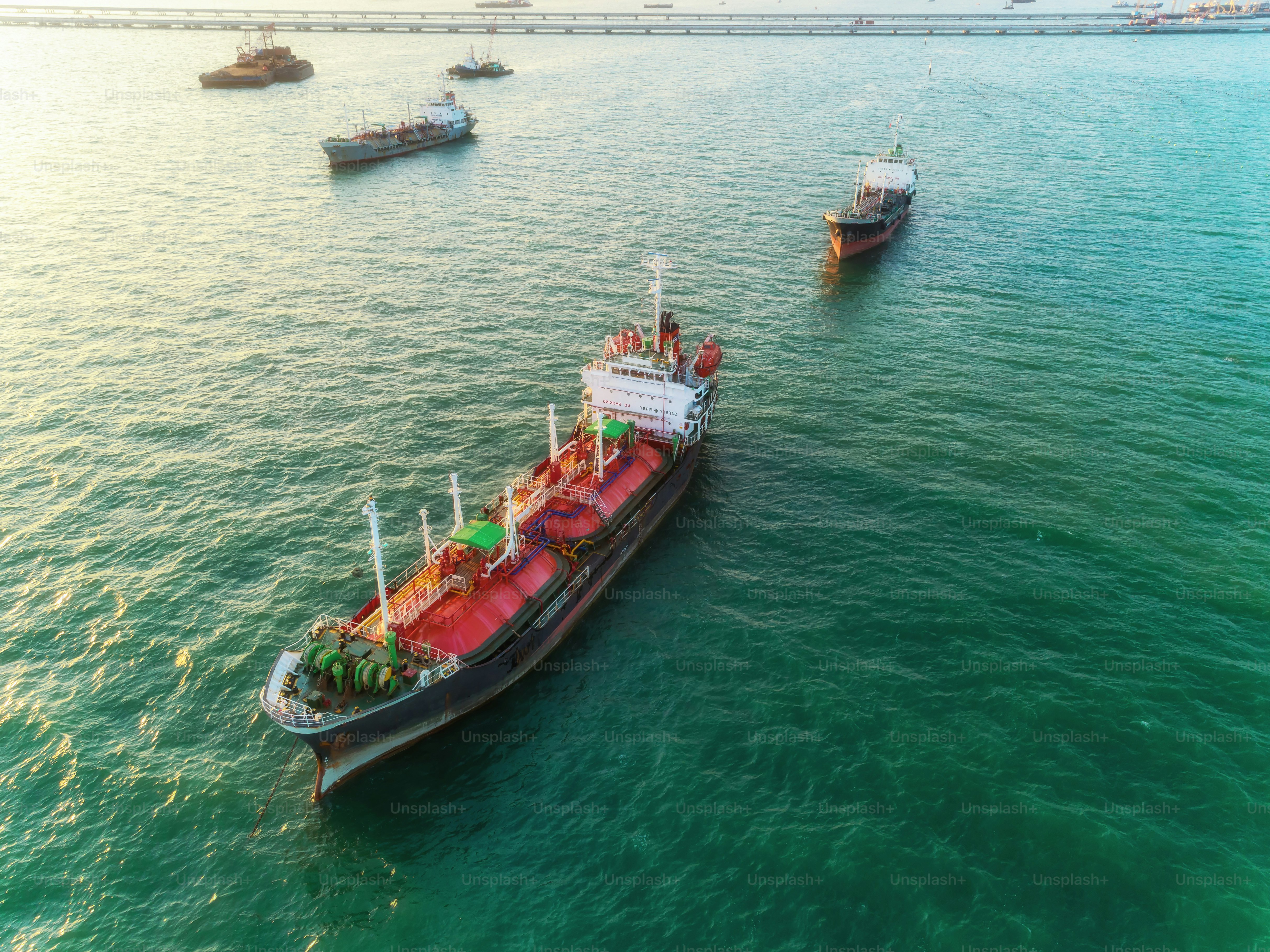 Liquefied Natural Gas Pictures | Download Free Images on Unsplash