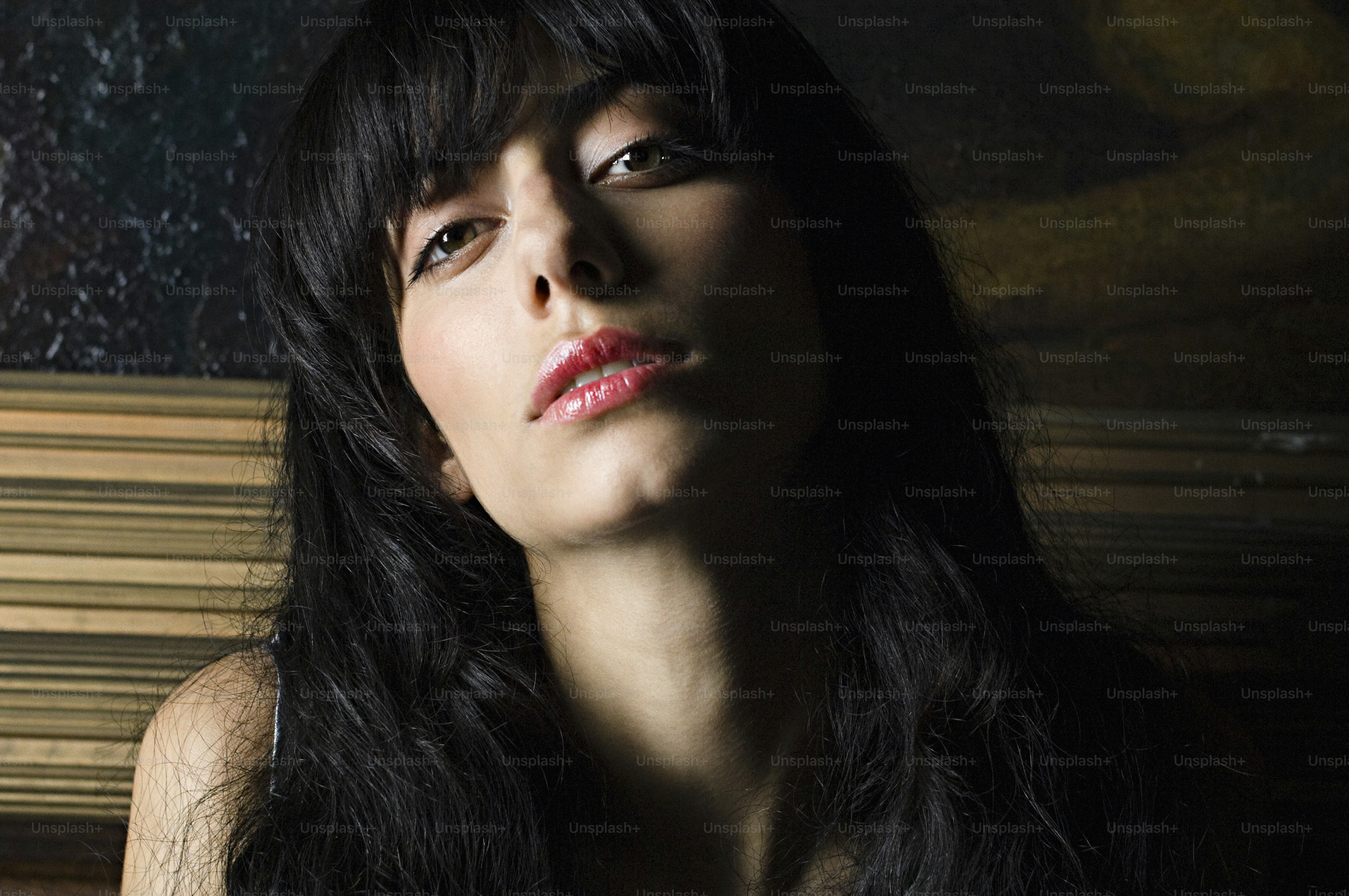 Un primer plano de una persona con cabello largo foto – Imagen de Una ...