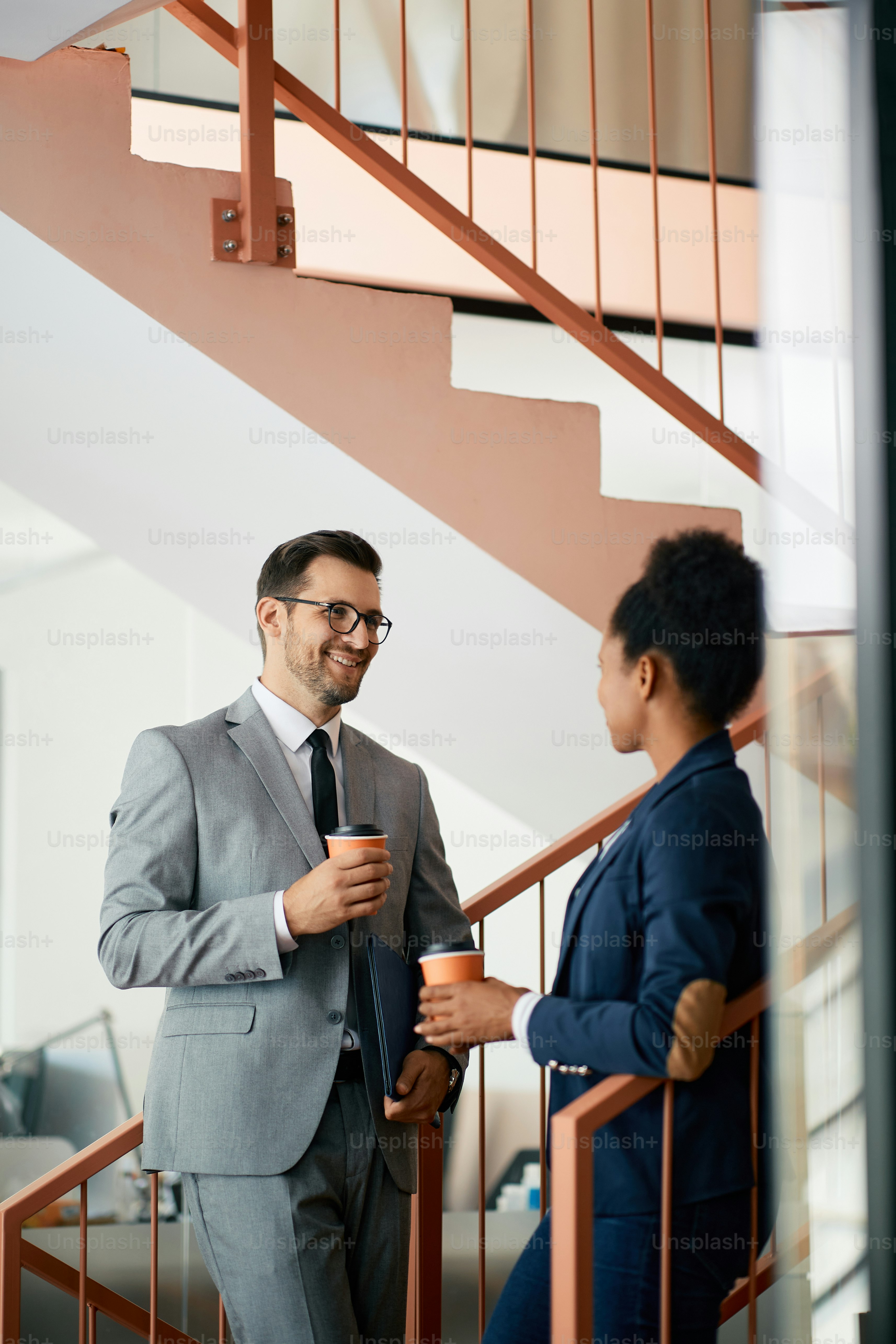 Imágenes de Dos Personas Conversando | Descarga imágenes gratuitas en ...