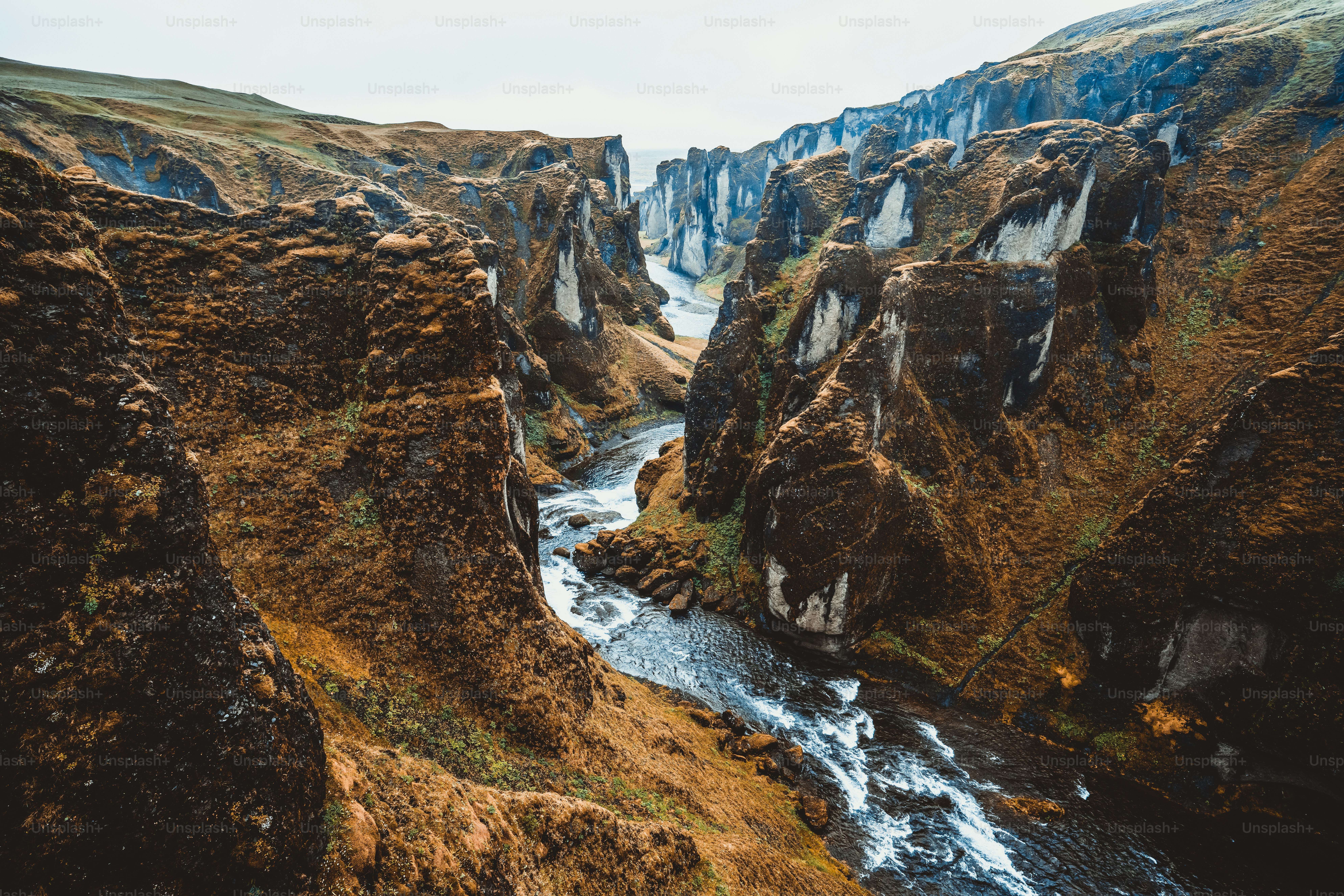 Paysage unique de Fjadrargljufur en Islande. Destination touristique de ...
