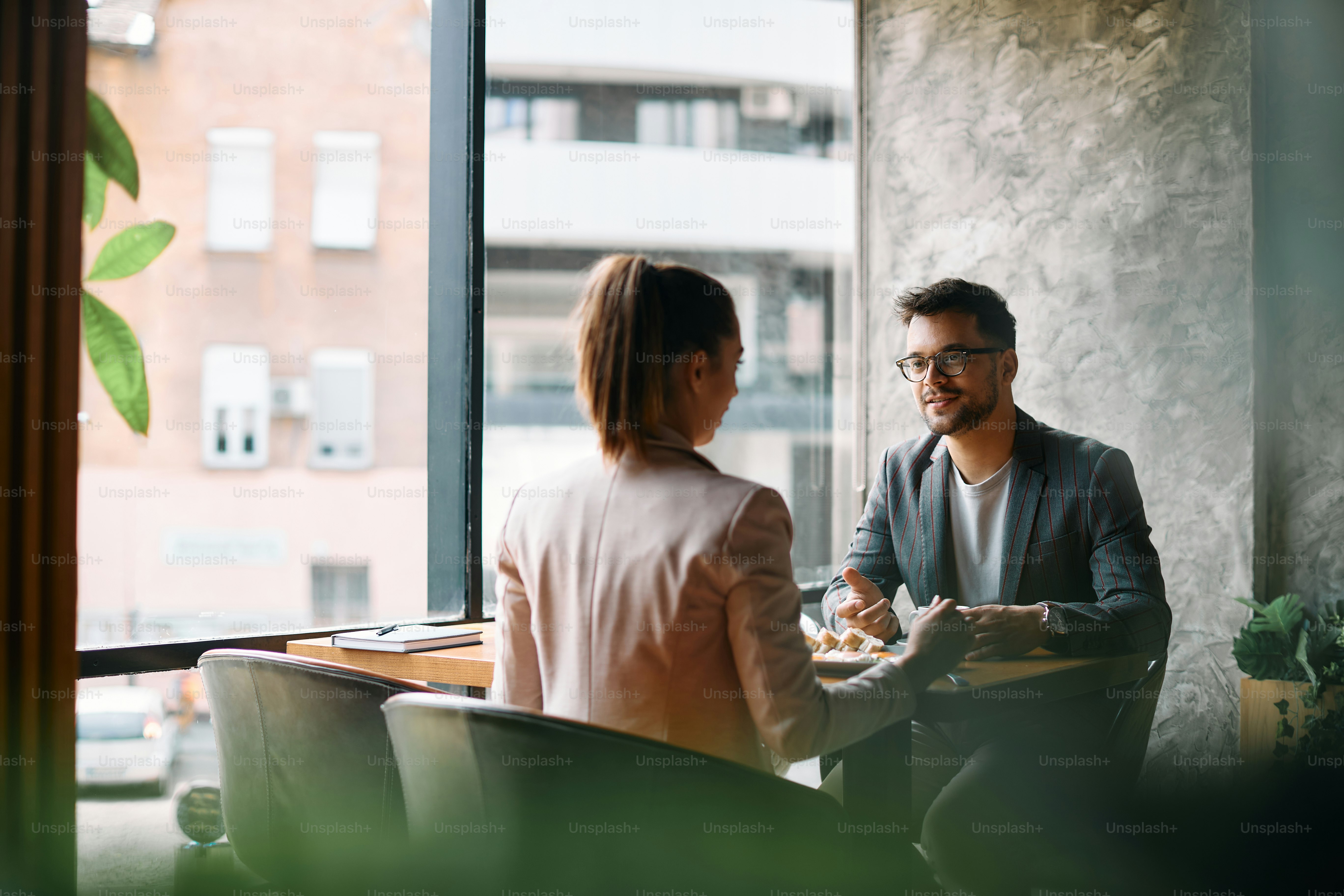 Two People Meeting Pictures | Download Free Images on Unsplash
