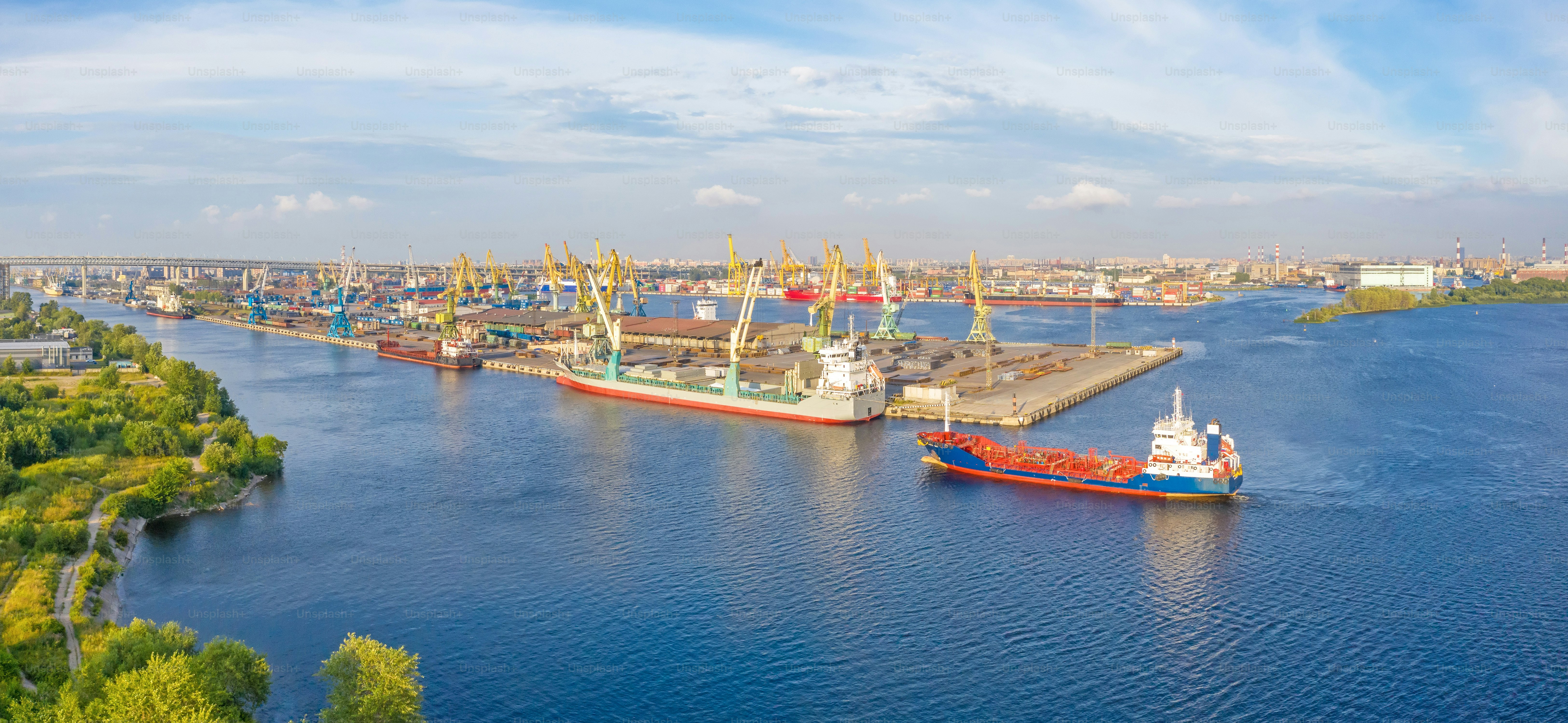 Panoramic aerial view of the industrial city port by the sea photo ...