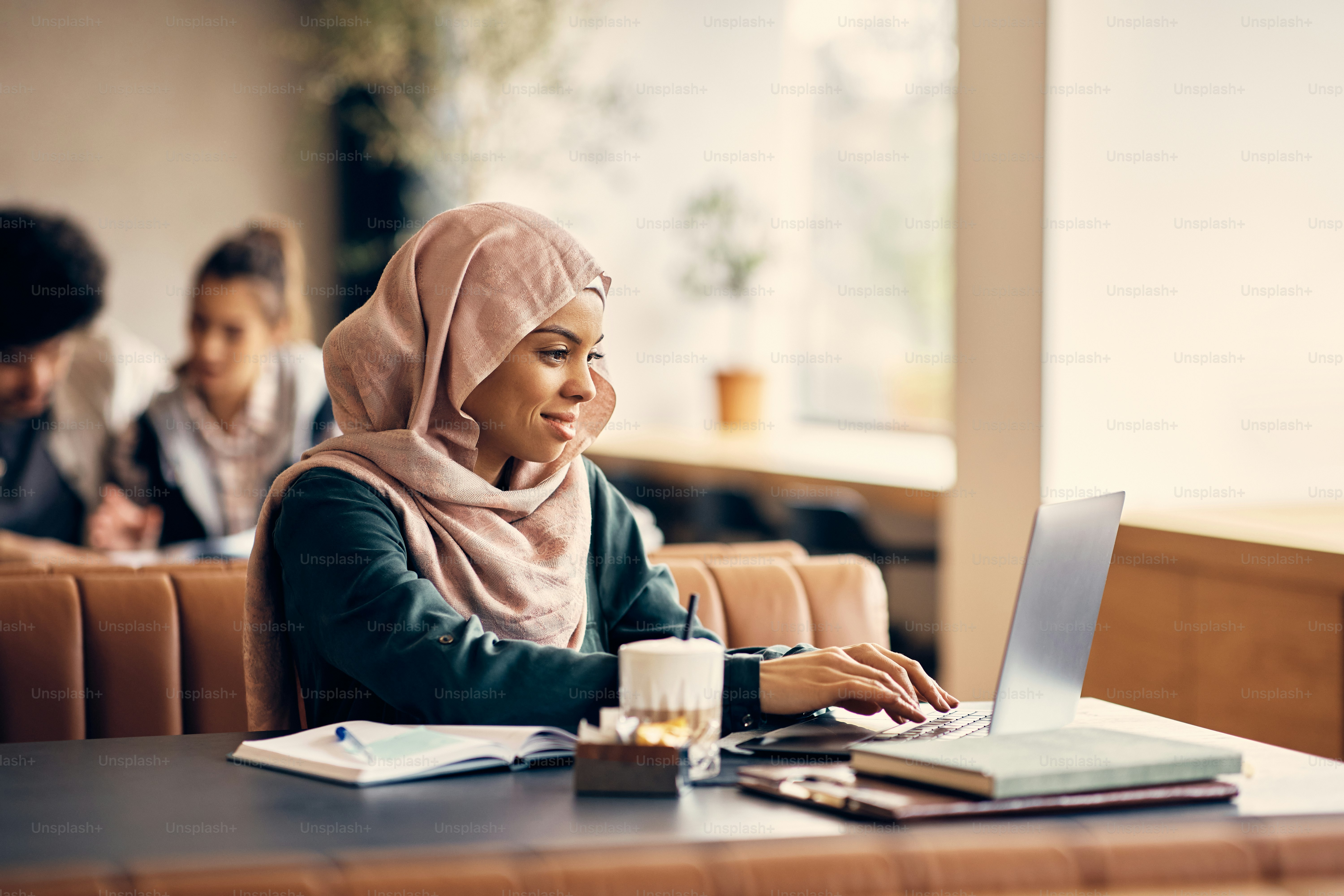 500+ Muslim Girl Pictures [HD] | Download Free Images on Unsplash