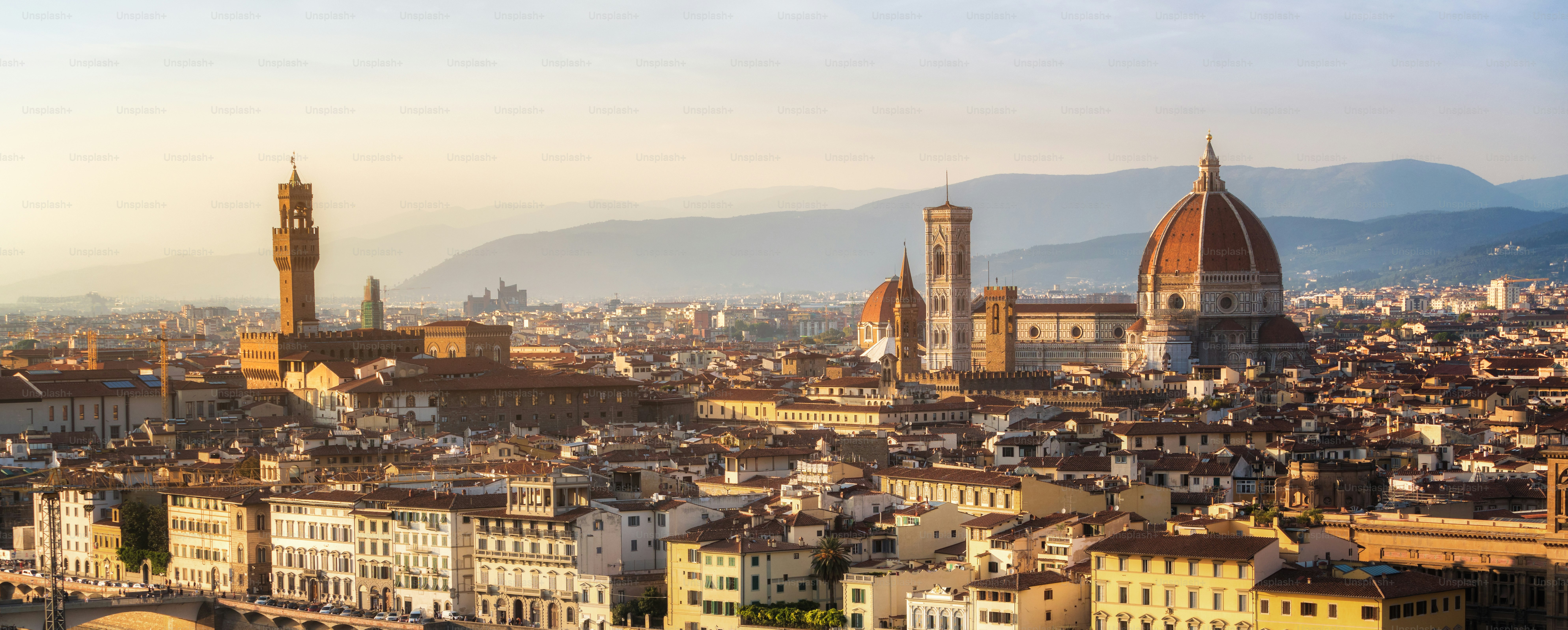 Florence Cathedral (Cattedrale di Santa Maria del Fiore) in historic ...