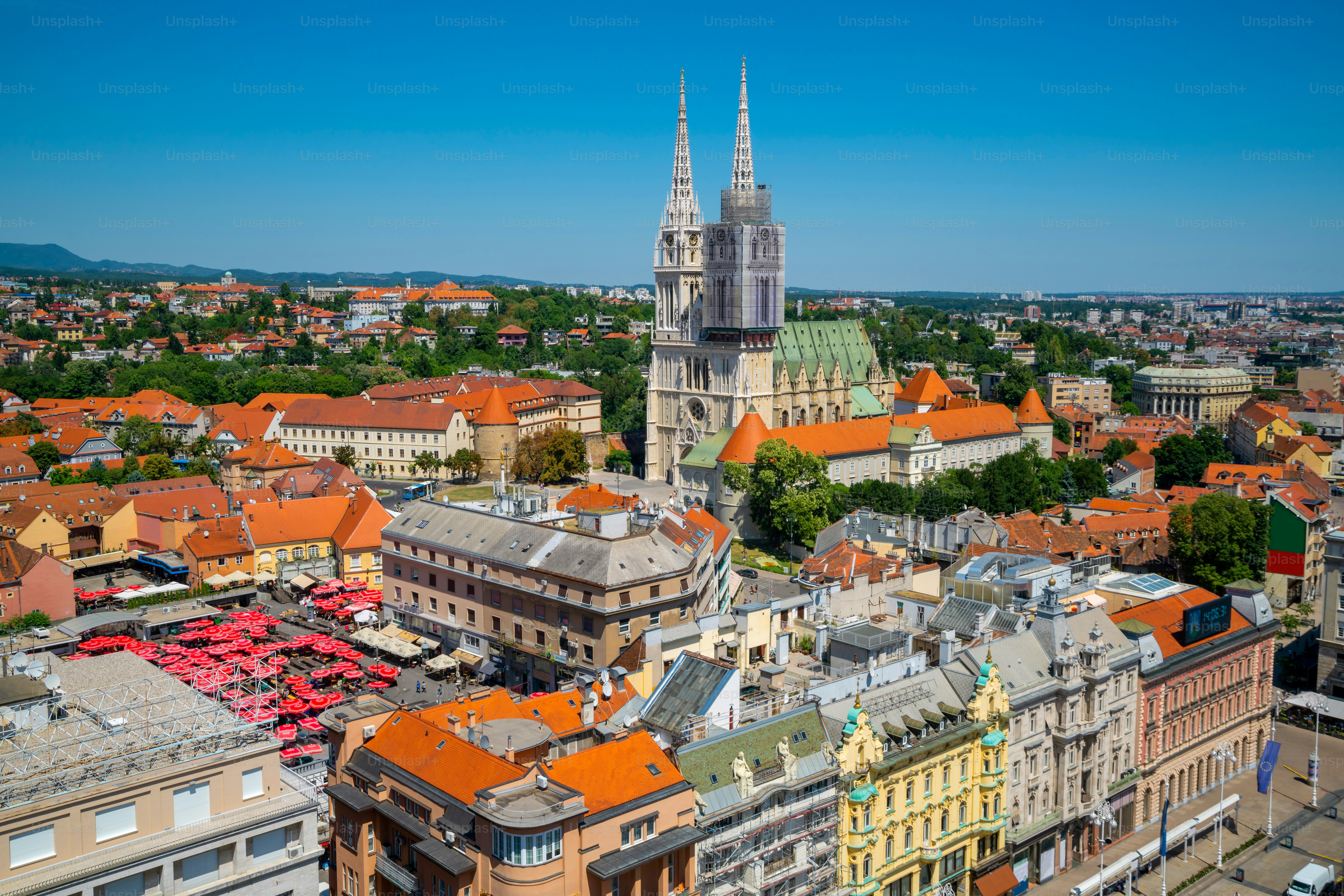 Vista aérea de Zagreb en Croacia. La capital de Croacia, Zagreb, es el ...