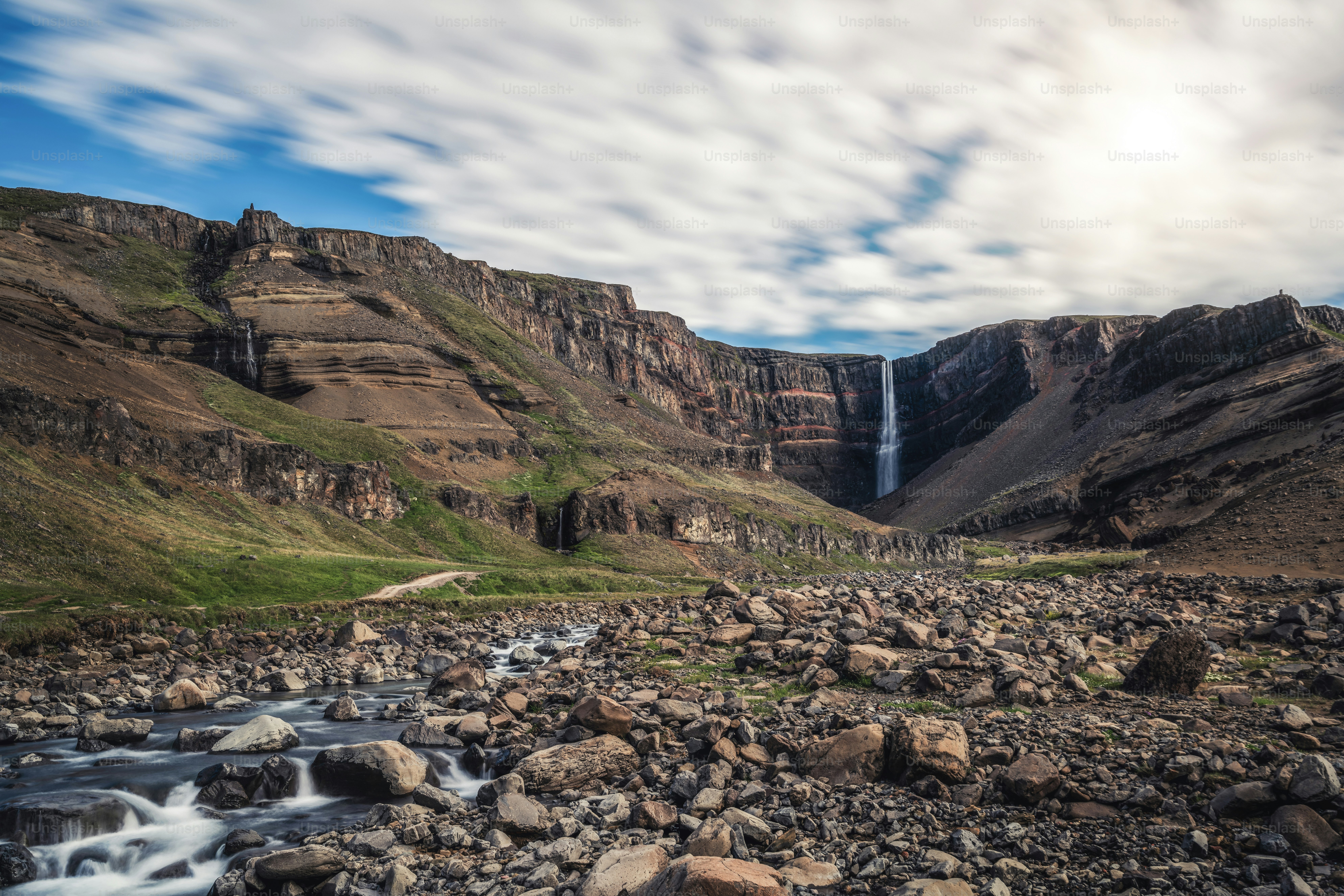 Beautiful Hengifoss Waterfall in Eastern Iceland. Nature travel ...