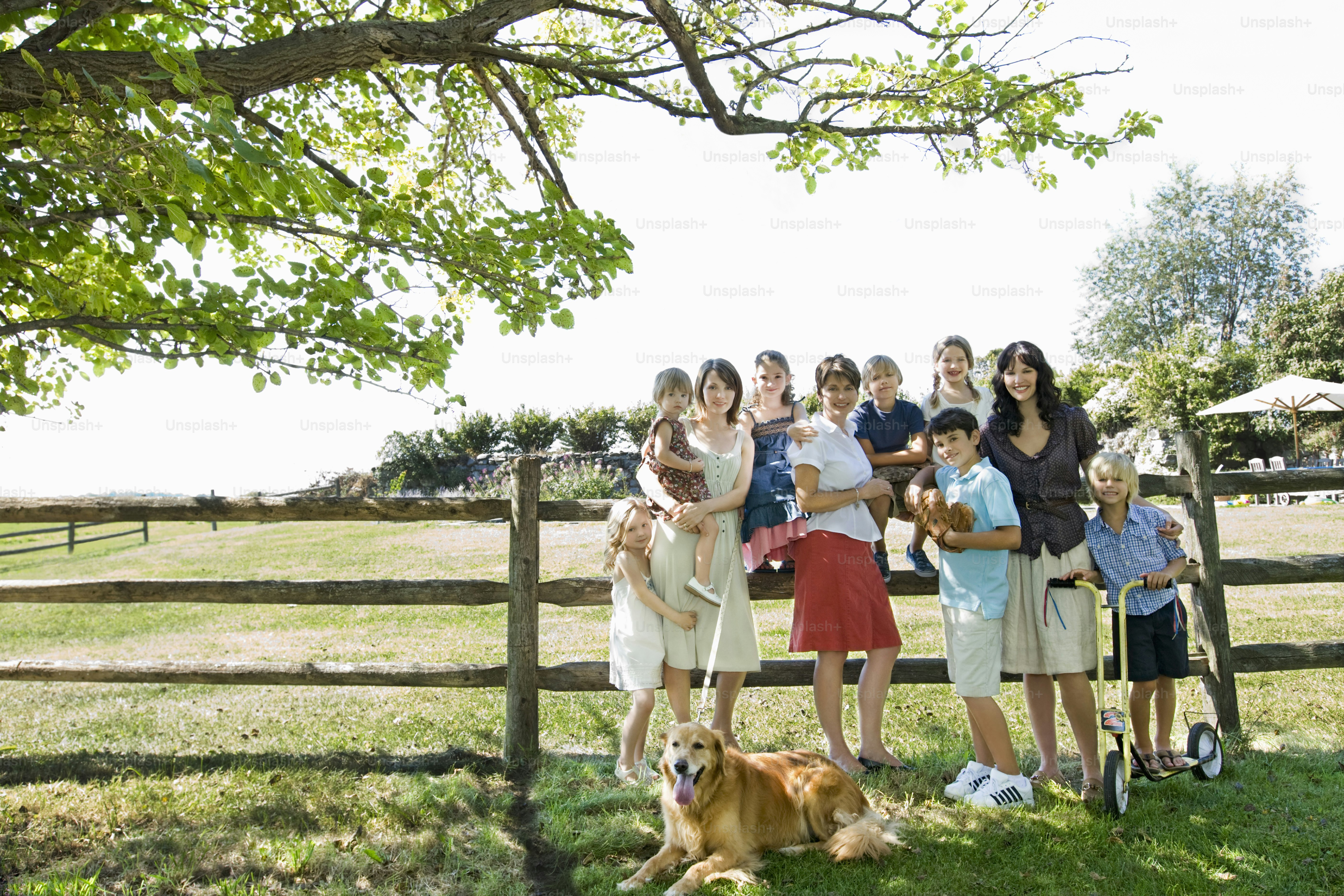 Family Reunion Pictures | Download Free Images on Unsplash